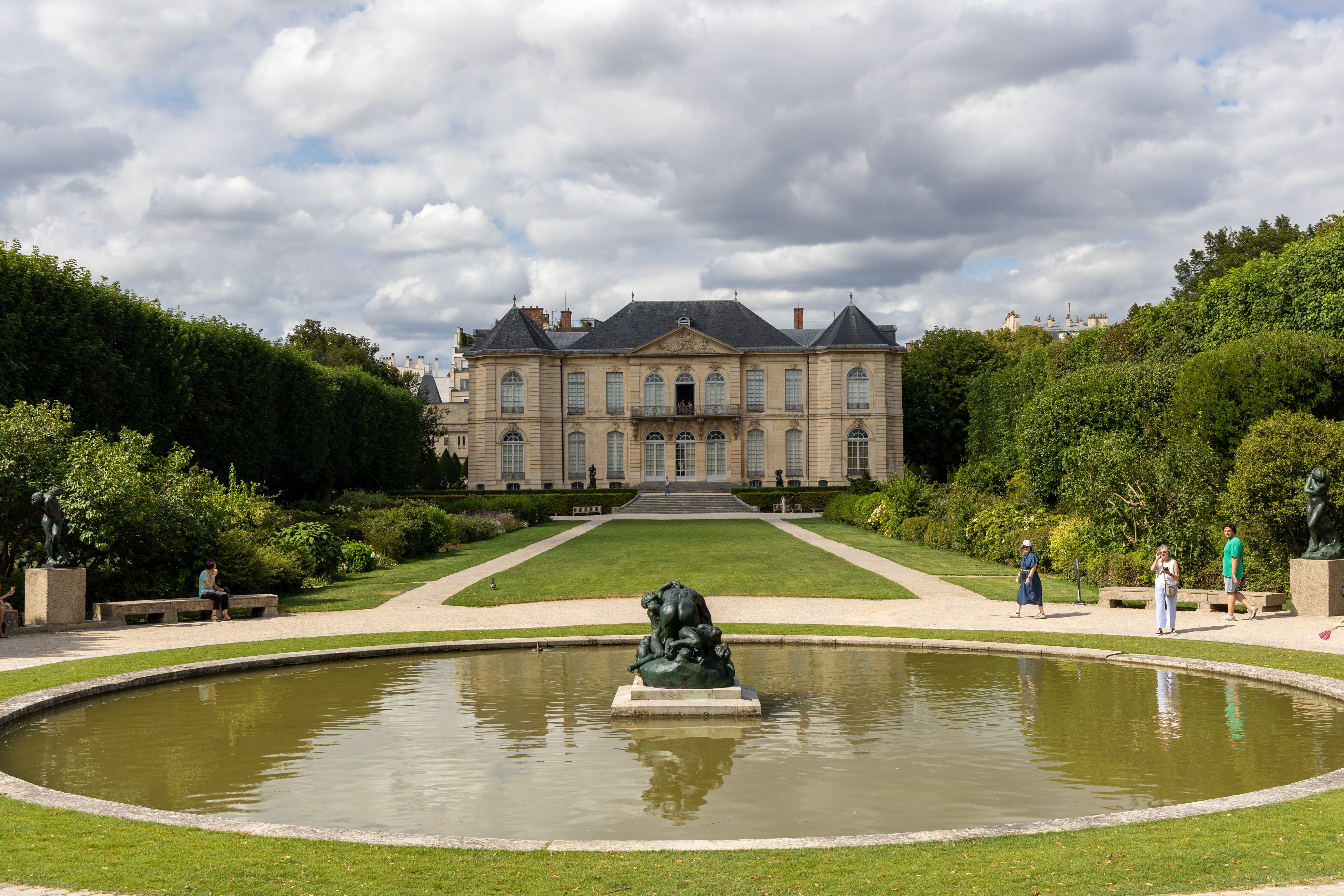 Vista Elegante Dos Jardins Do Museu Rodin, Paris · Foto profissional ...