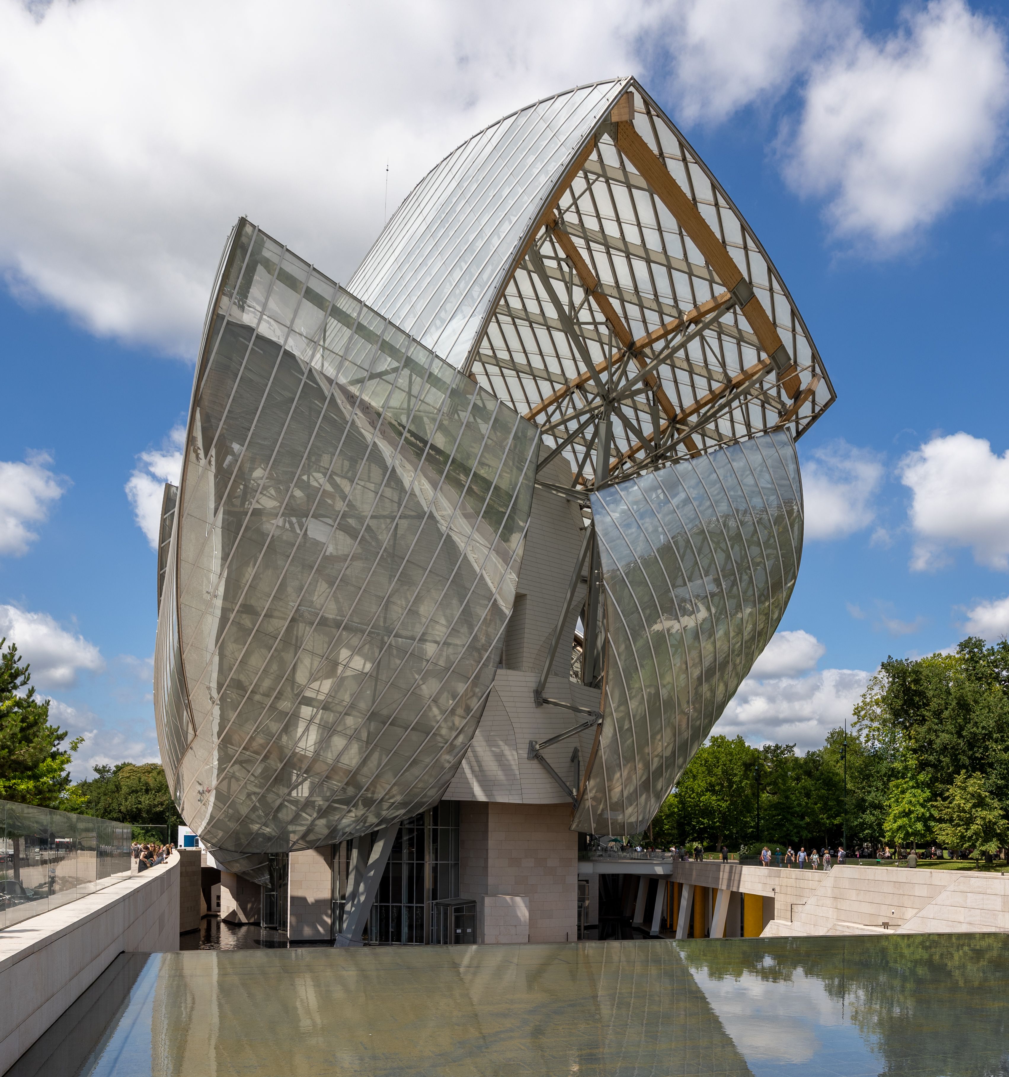 Frank Gehry's Modern Glass Structure in Paris · Free Stock Photo
