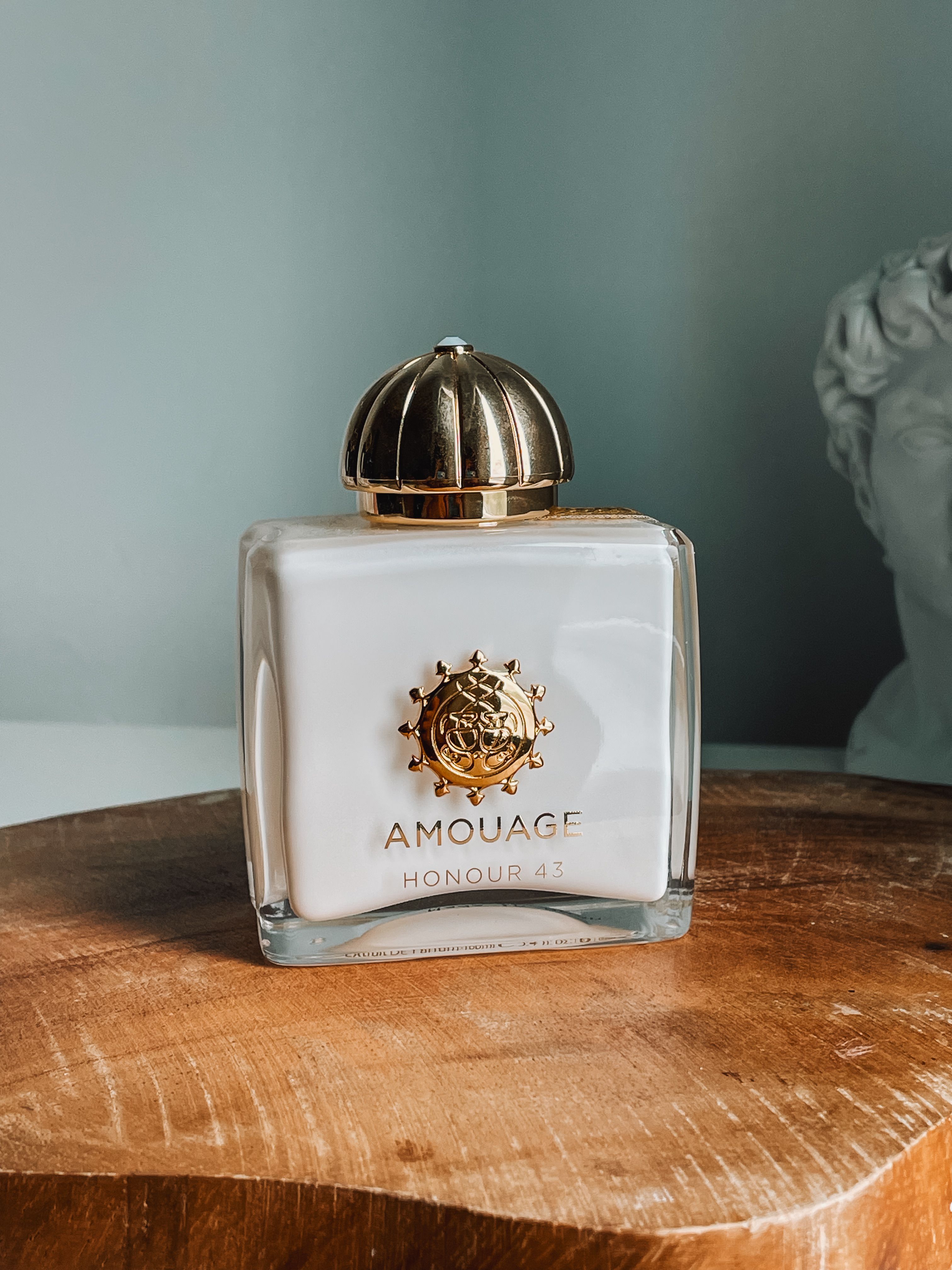 Elegant Amouage Honour 42 Perfume Bottle Display · Free Stock Photo