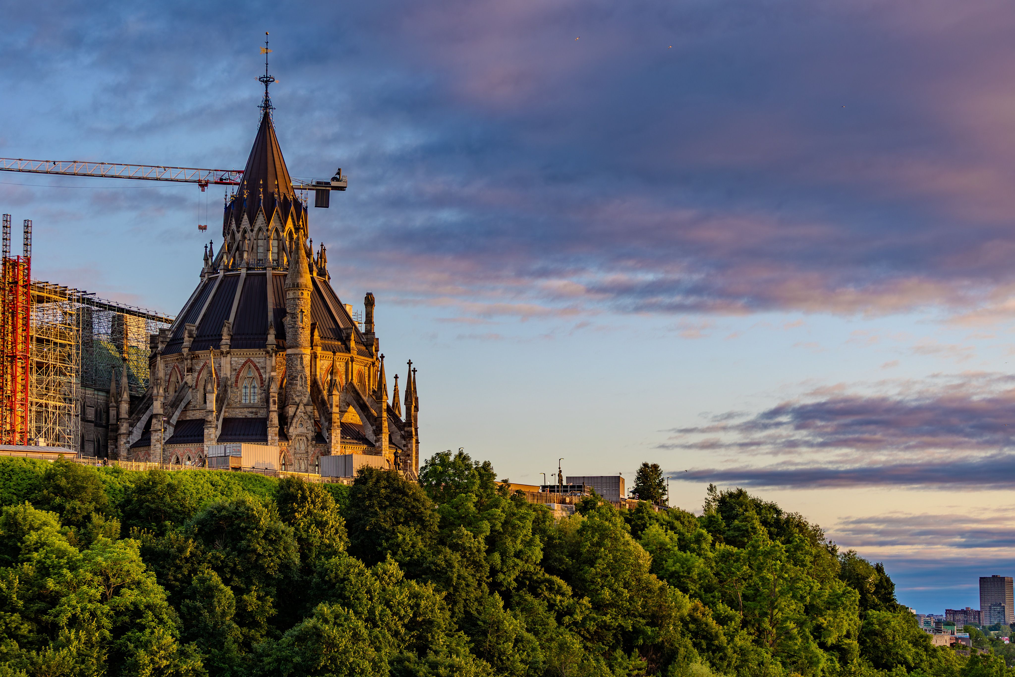 Ottawa Library Architecture at Sunset · Free Stock Photo
