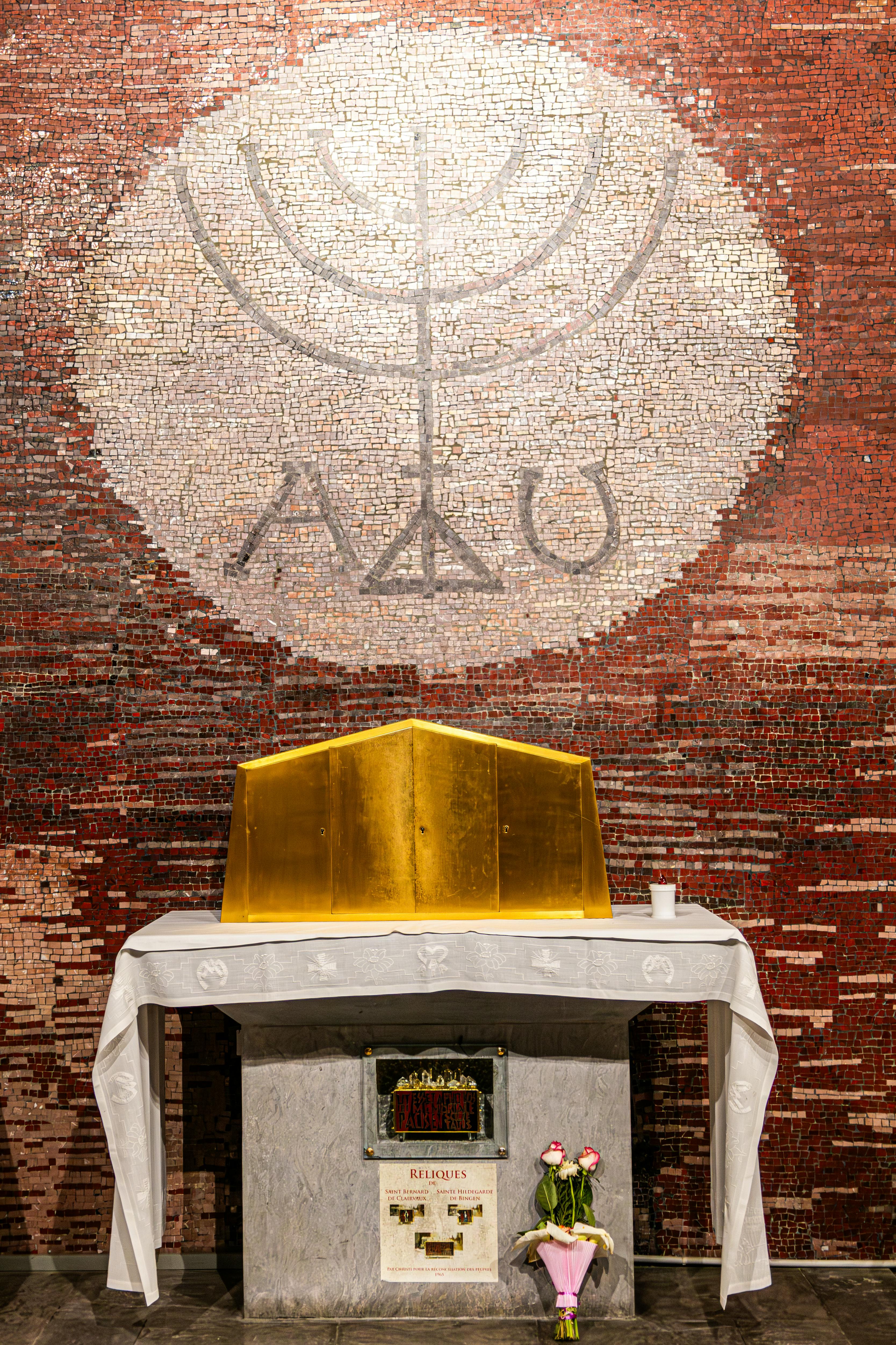 Sacred altar with Alpha Omega mosaic in Lourdes · Free Stock Photo