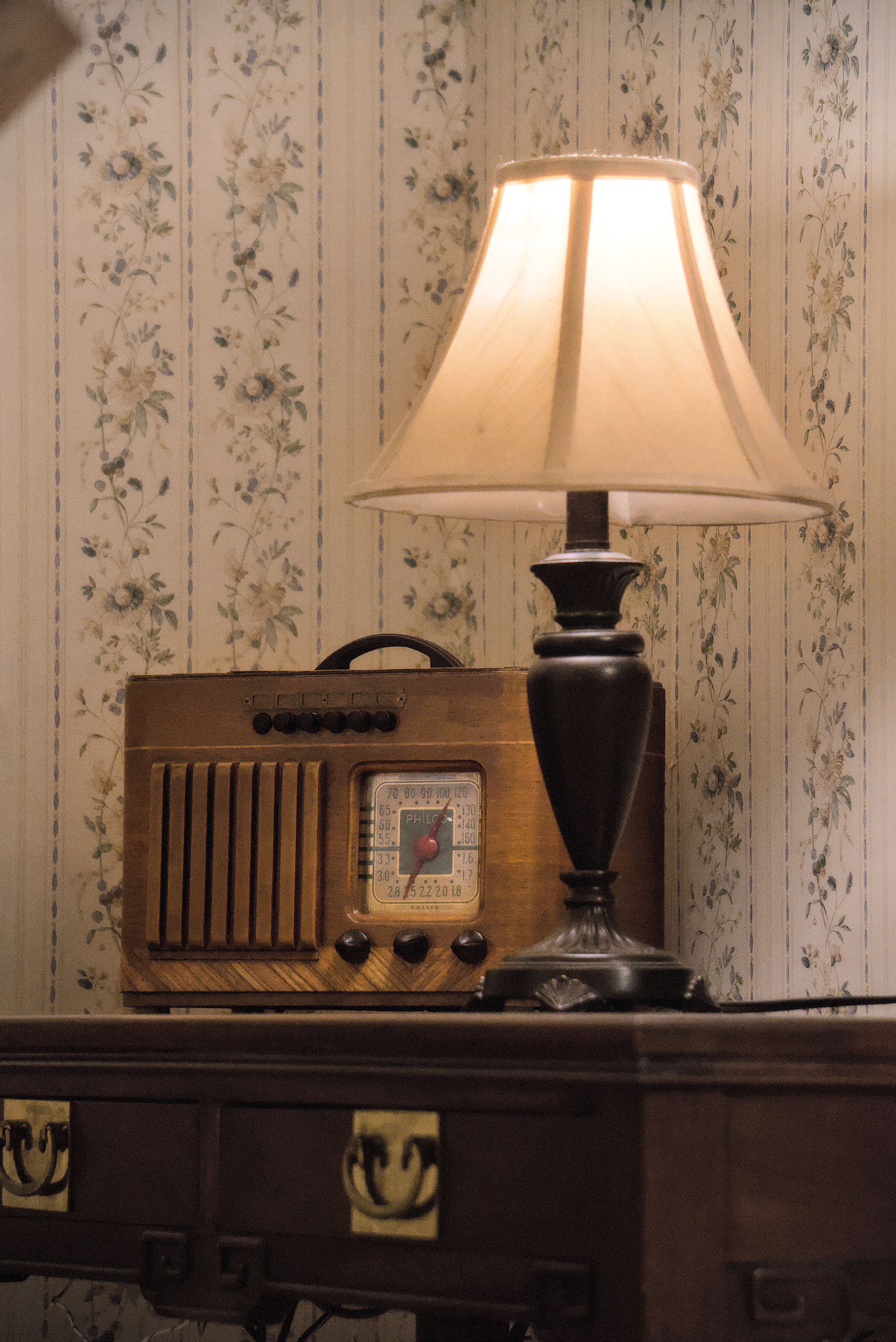 Vintage Radio and Antique Lamp on Wooden Desk · Free Stock Photo
