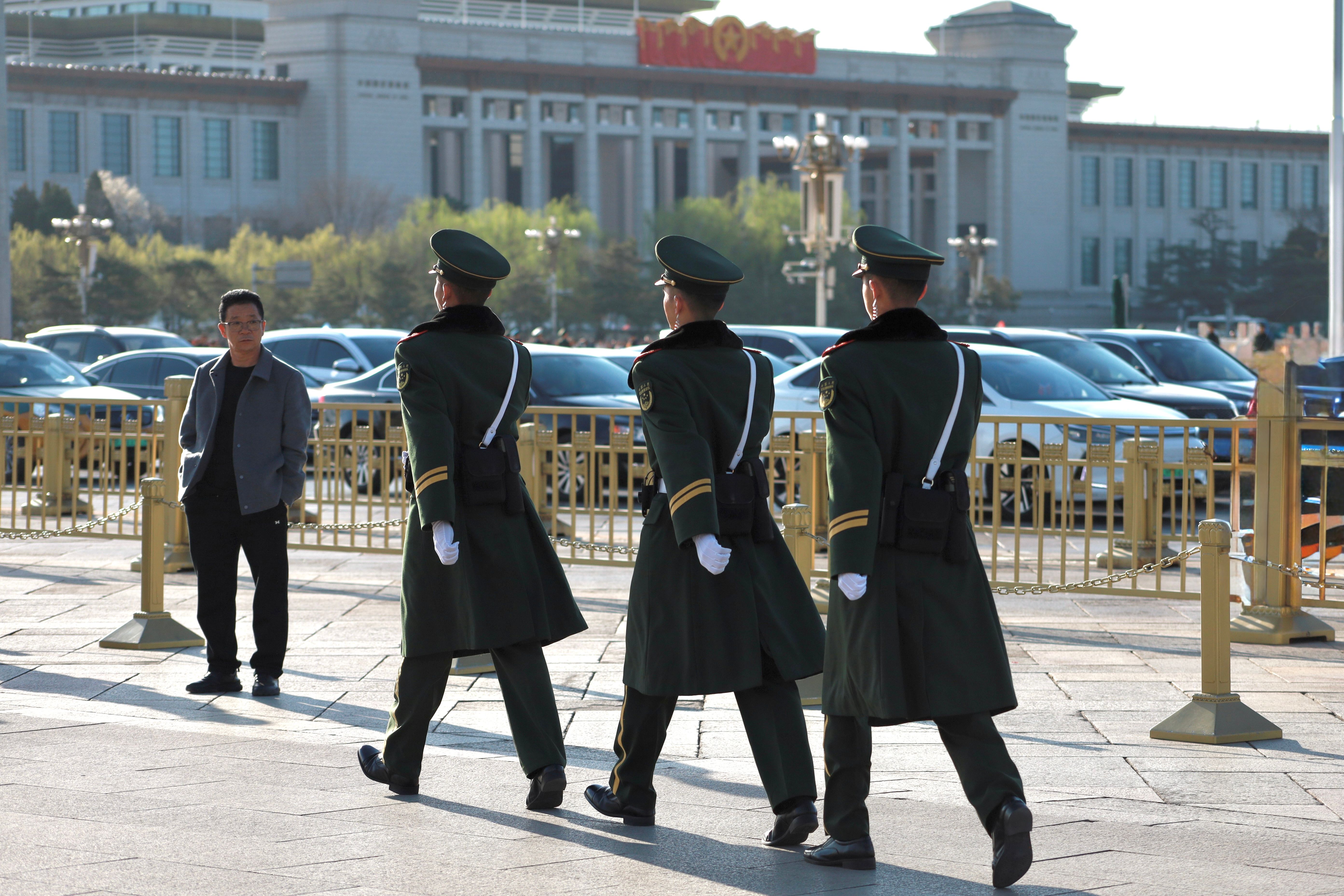 Guards Marching in Front of Museum Building · Free Stock Photo