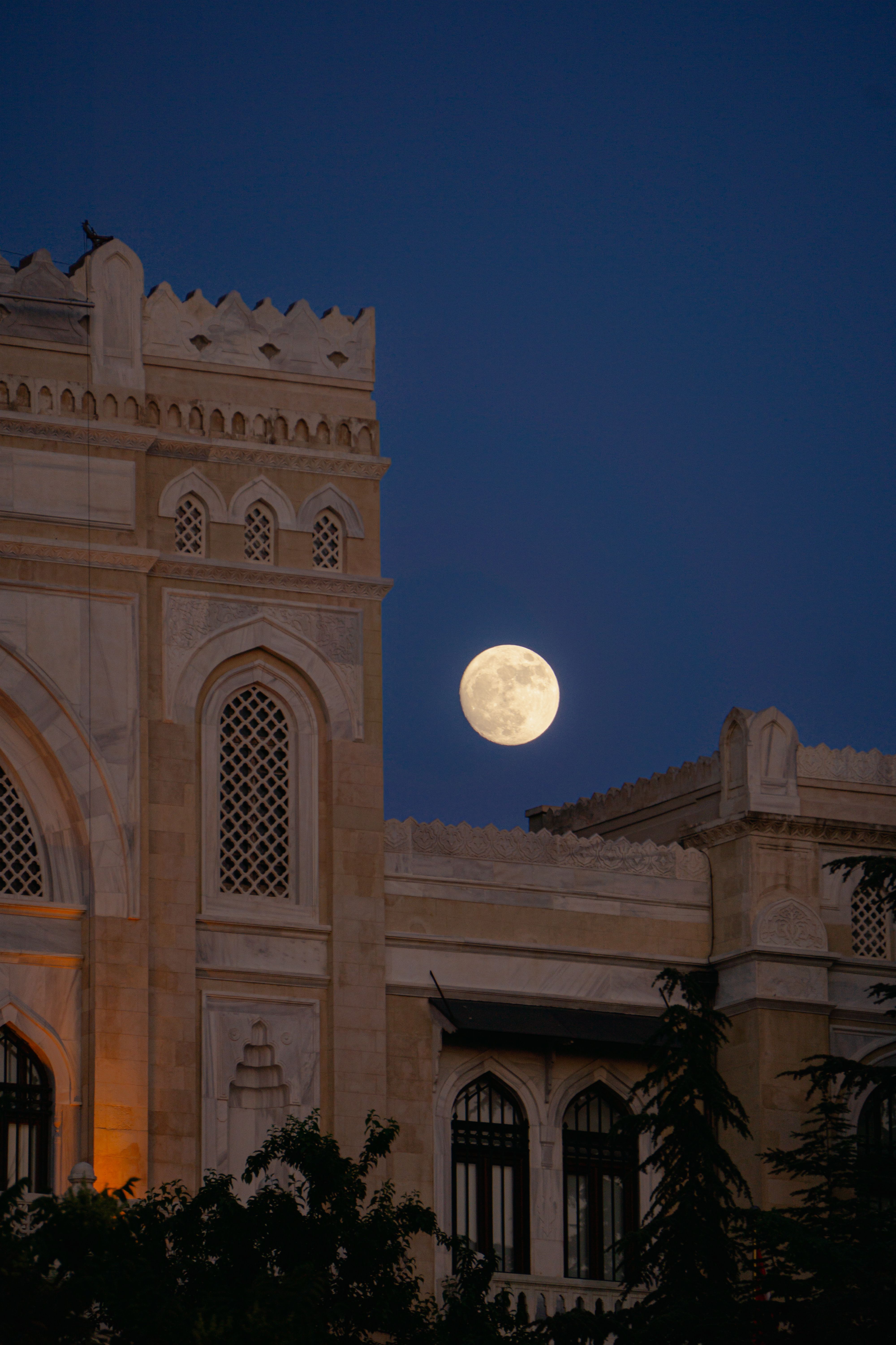 Full Moon Over Historic Building Architecture · Free Stock Photo