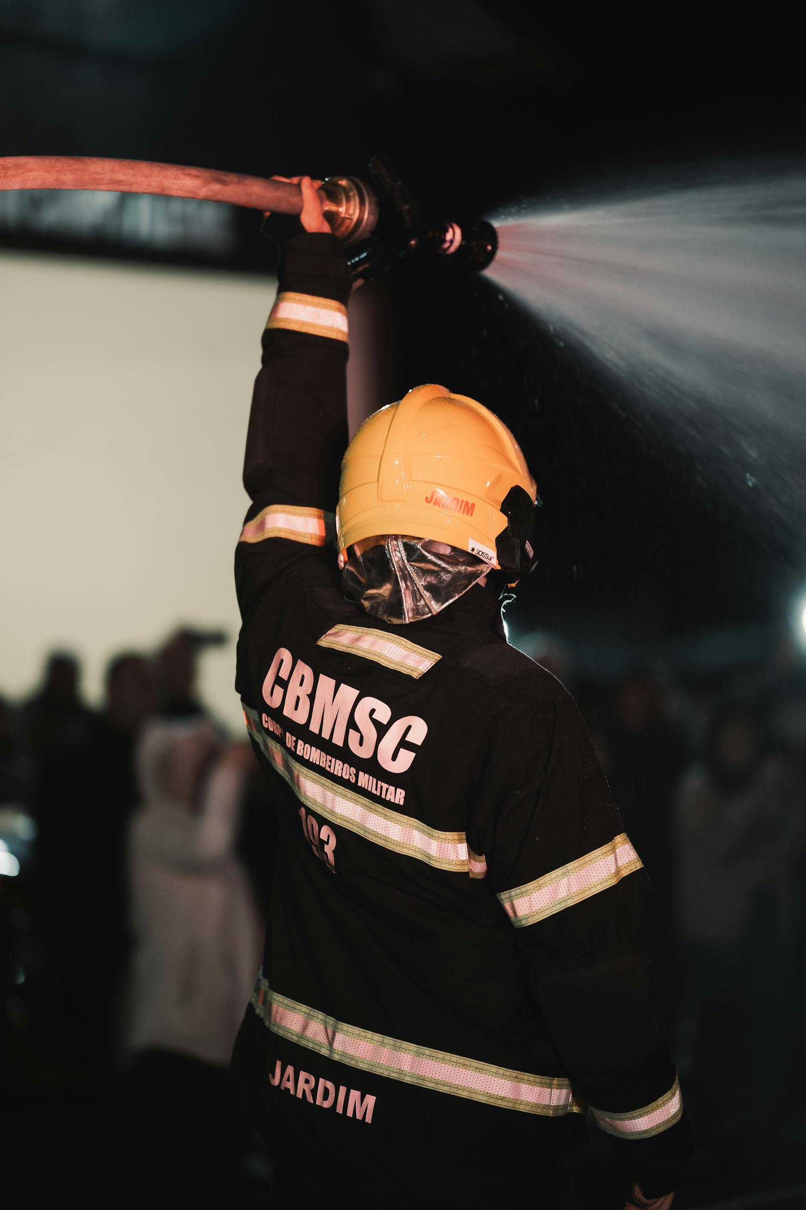 Fire Fighting Photos, Download The BEST Free Fire Fighting Stock Photos ...