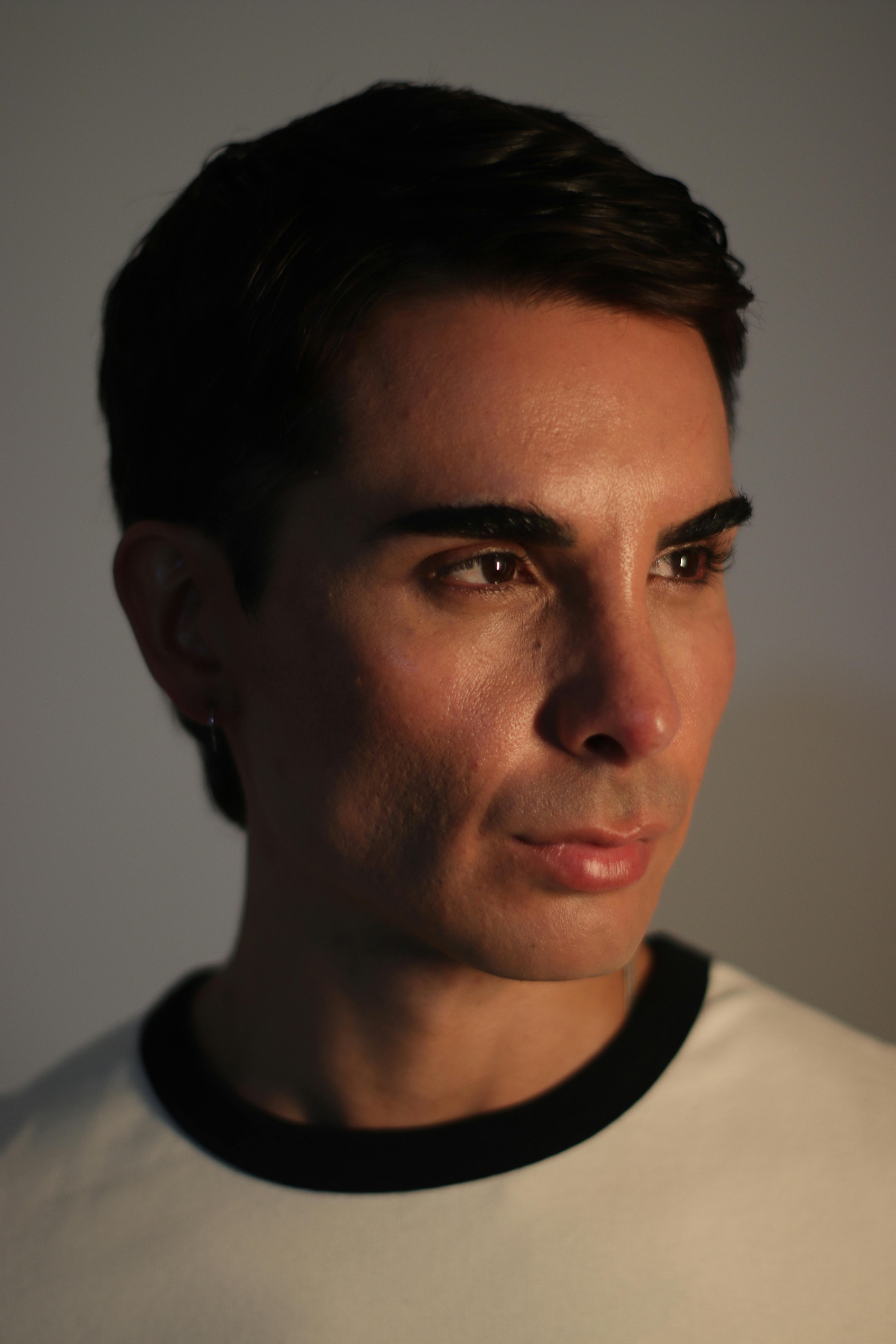 Reflective Face Photos, Download The BEST Free Reflective Face Stock ...