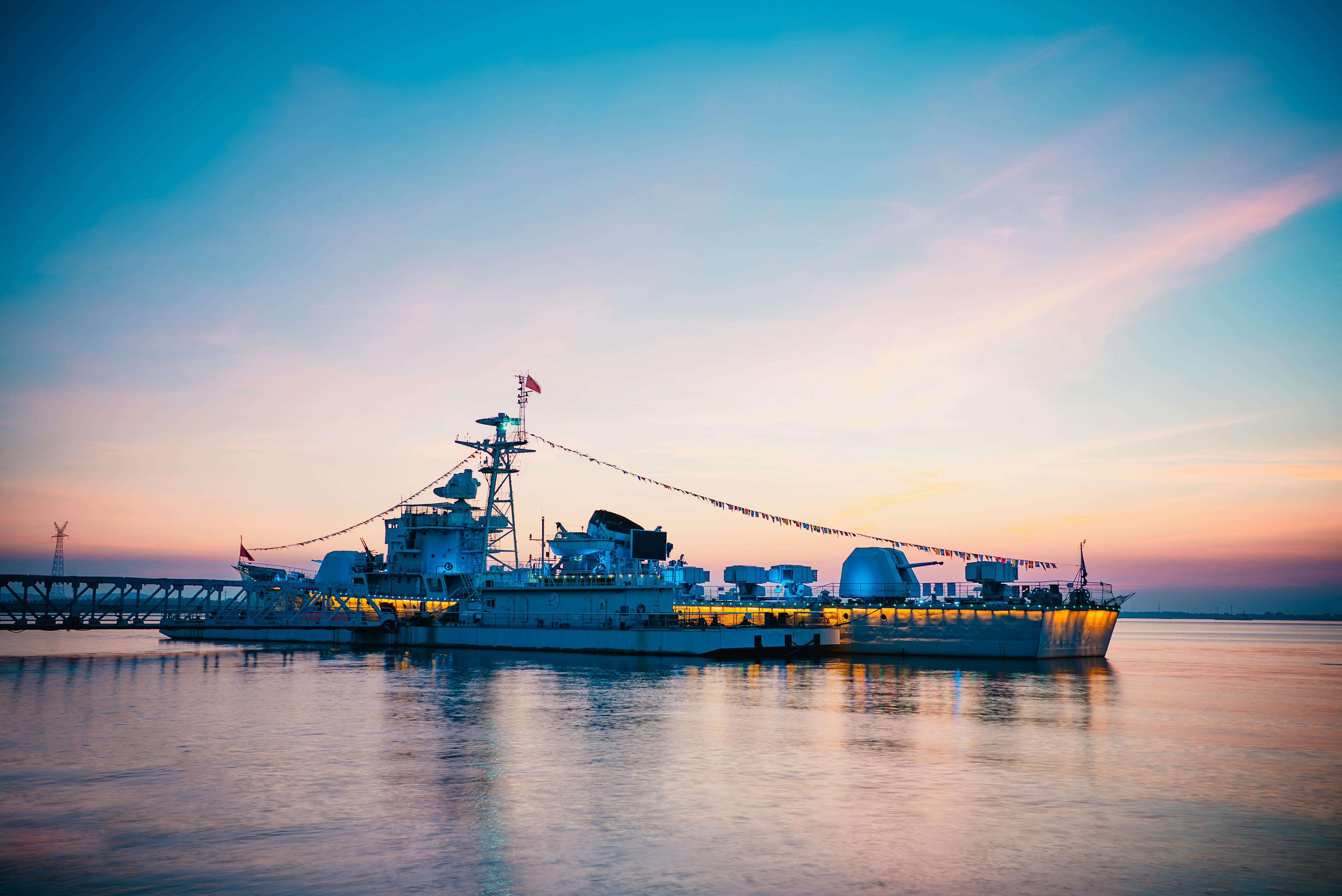 Ship In Occan Photos, Download The BEST Free Ship In Occan Stock Photos ...