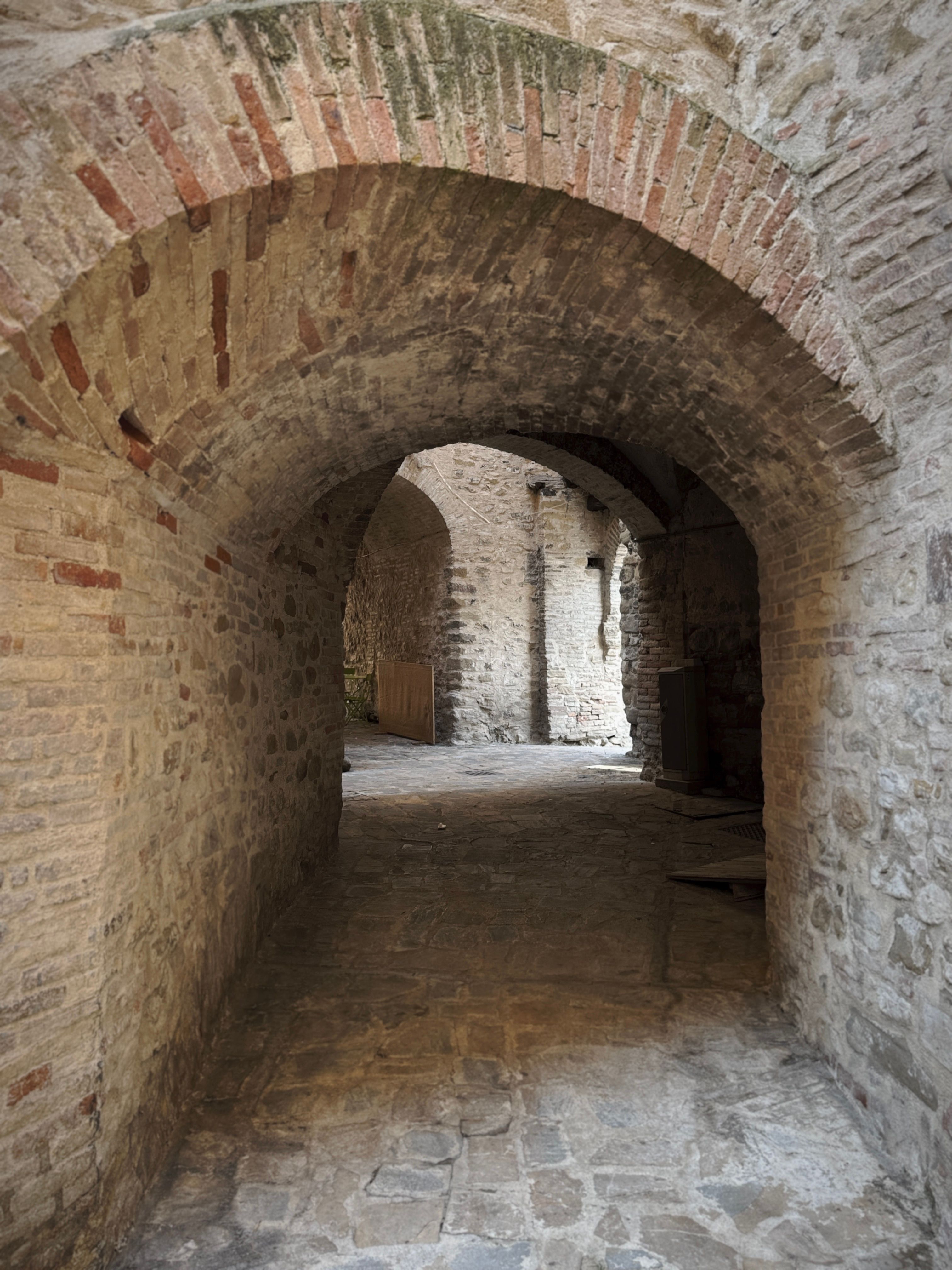Medieval Stone Archway Tunnel with Brickwork · Free Stock Photo