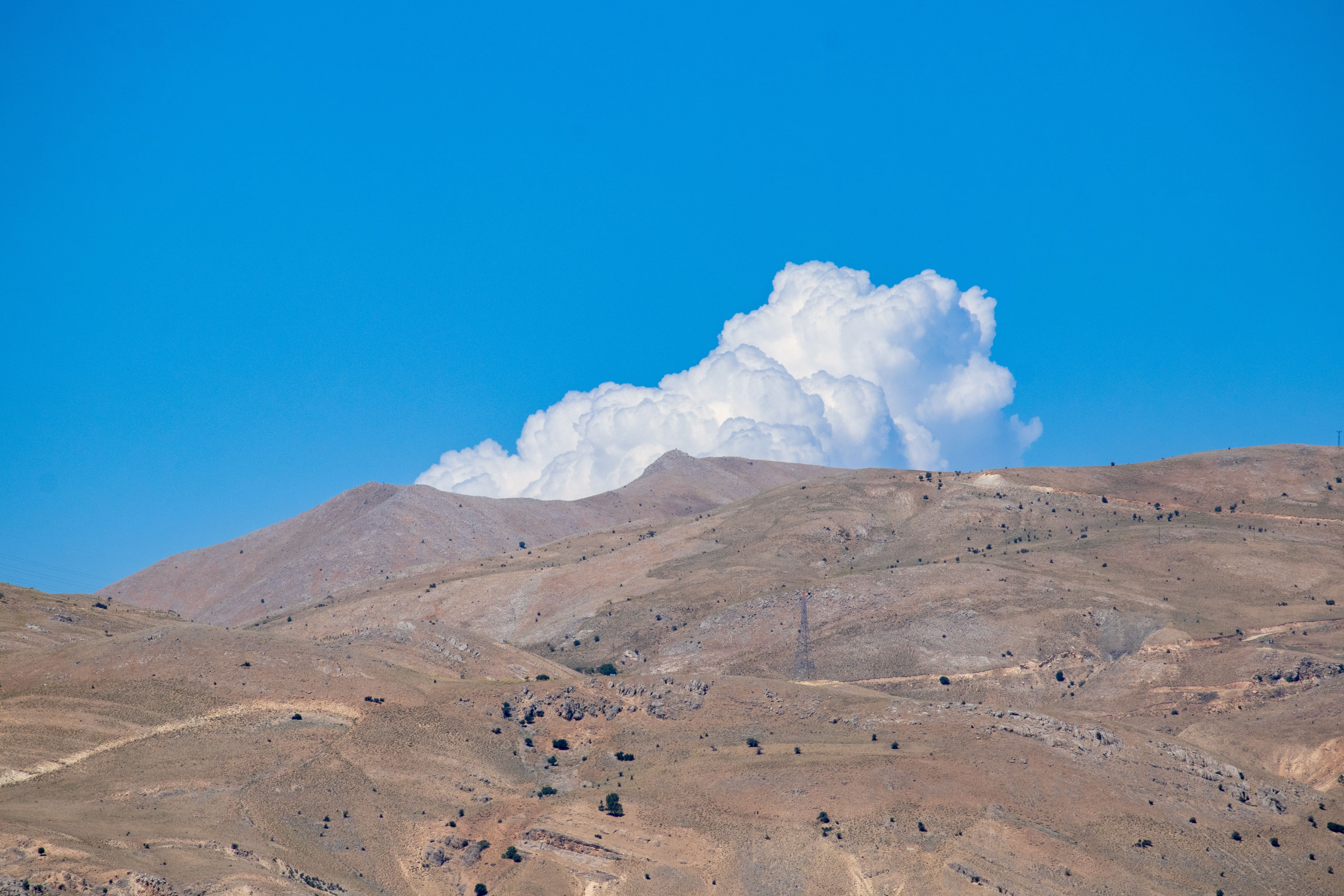 Scenic Mountain Landscape in Pertek, Türkiye · Free Stock Photo