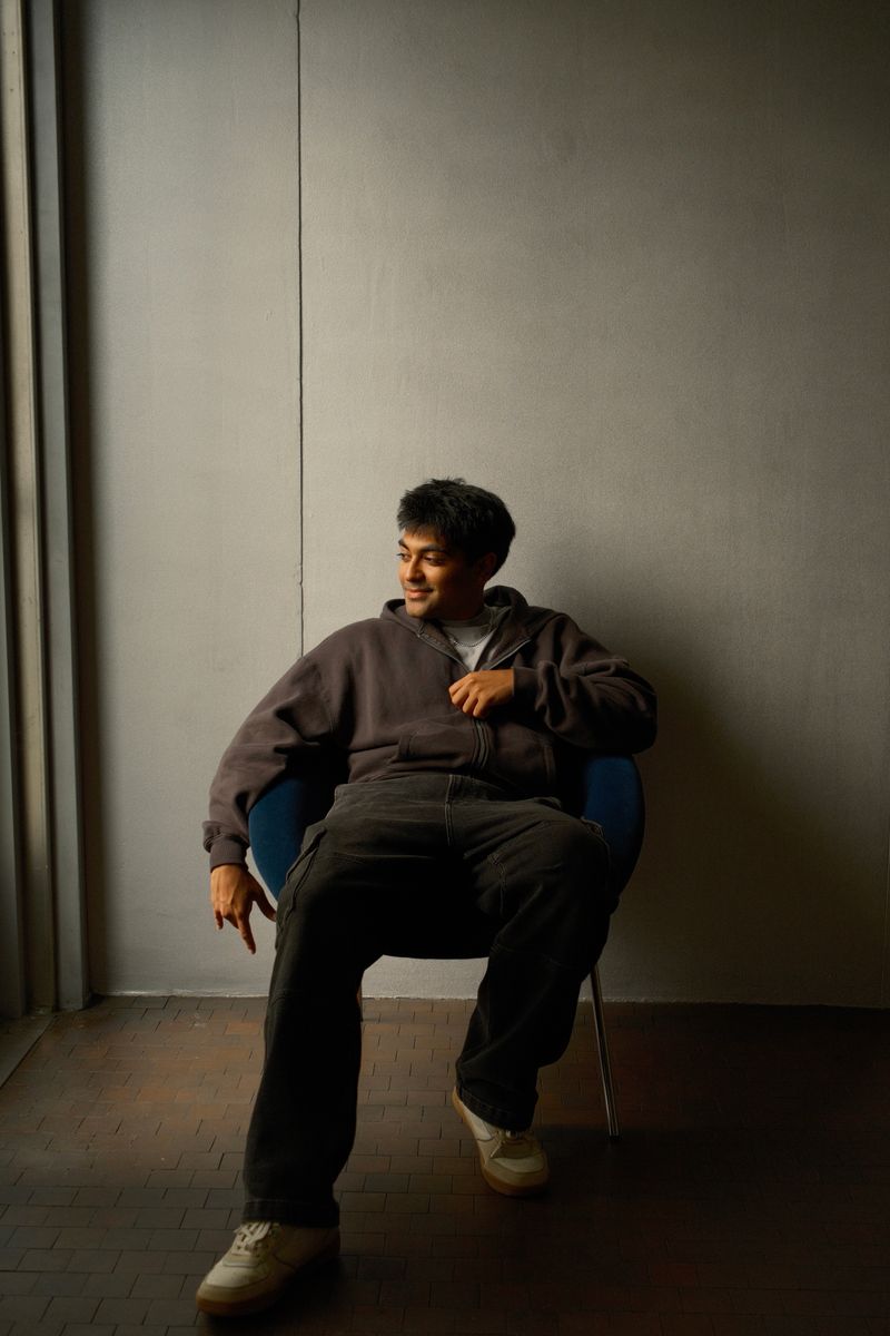 Man Sitting Photos, Download The BEST Free Man Sitting Stock Photos ...