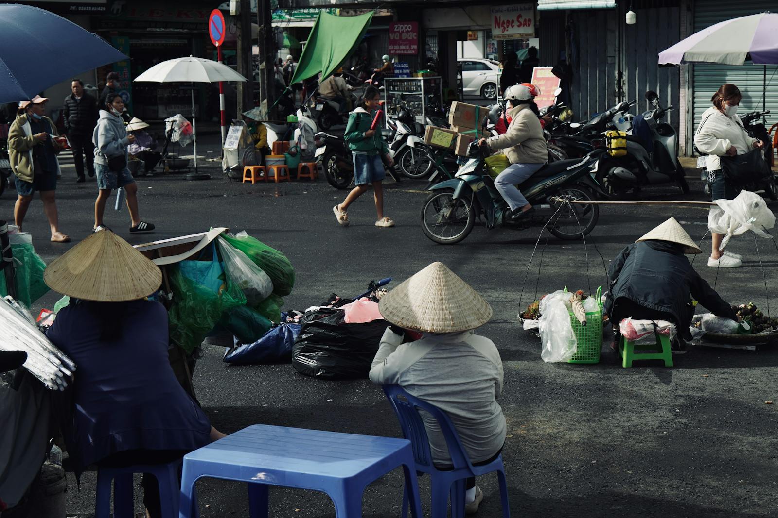 Busy Street Photos, Download The BEST Free Busy Street Stock Photos ...