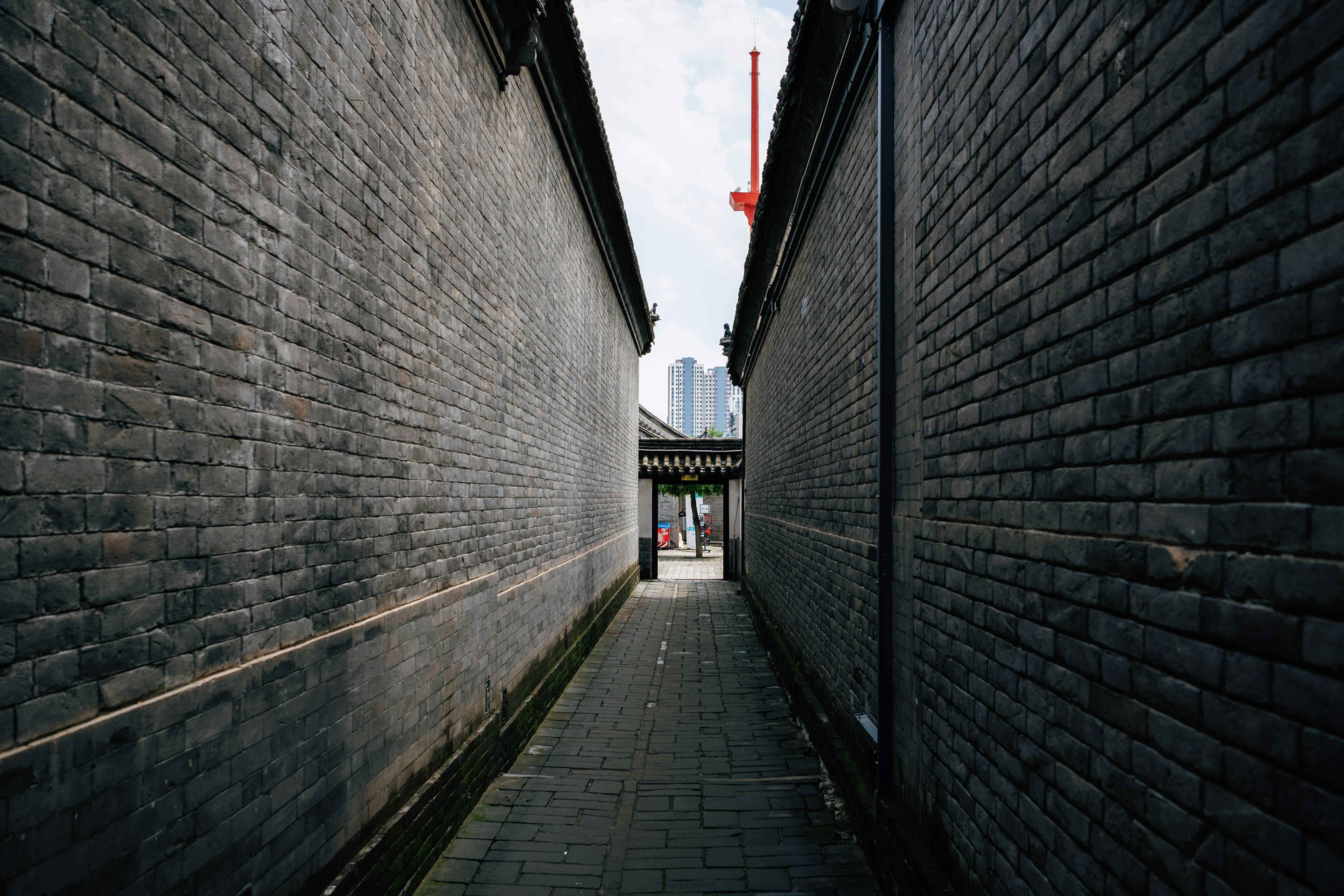 Empty Alleyway Photos, Download The BEST Free Empty Alleyway Stock ...