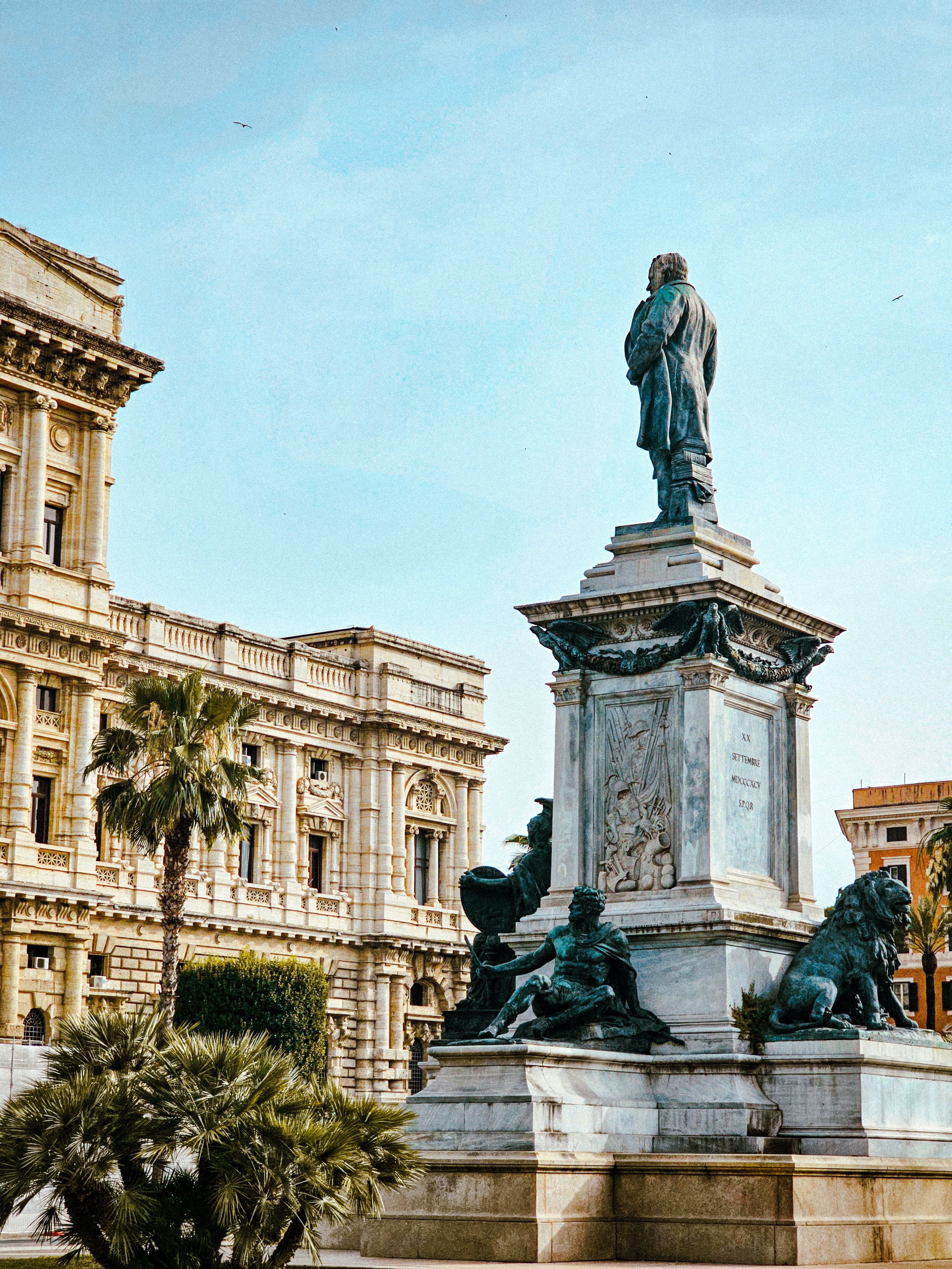 Statue in Front of Palazzo di Giustizia, Rome · Free Stock Photo