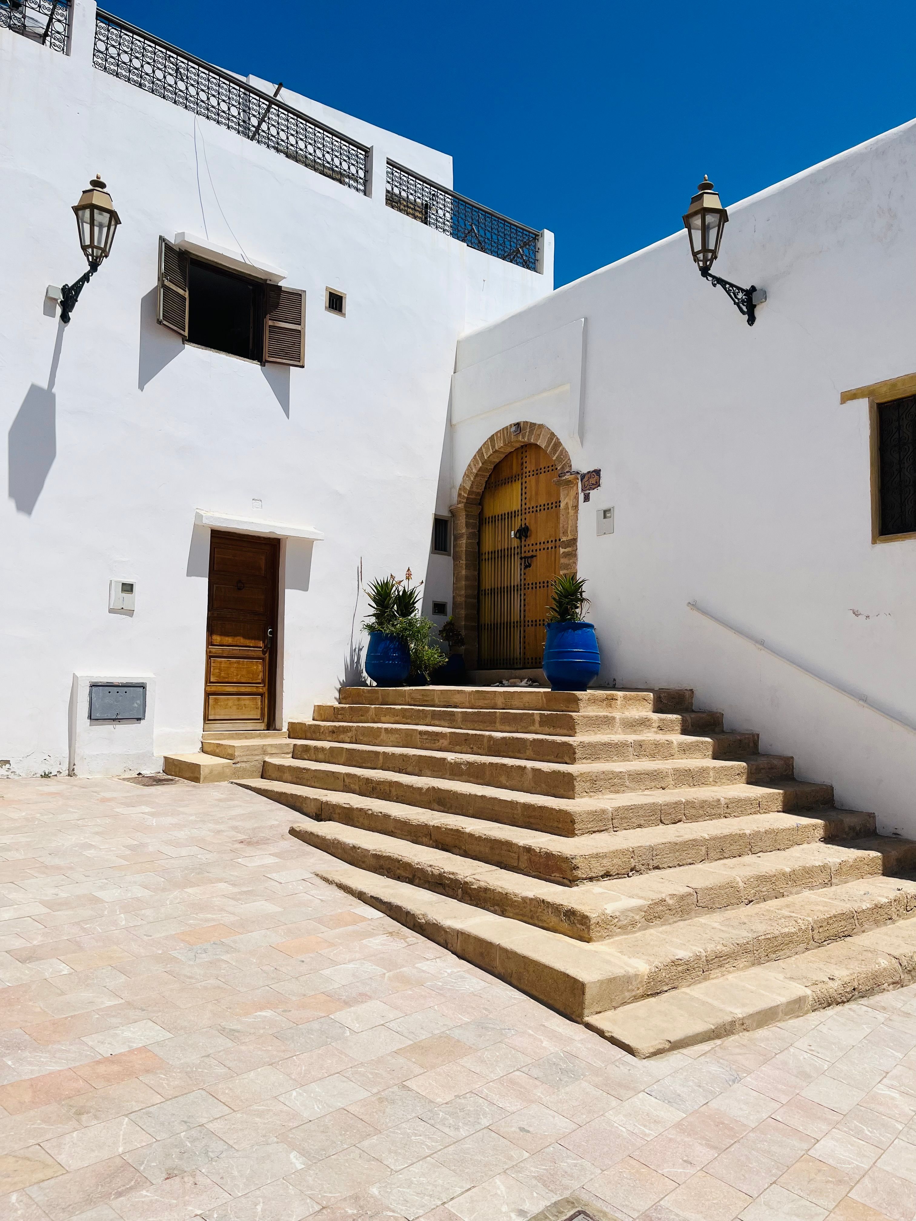 Mediterranean Architecture with Stone Steps · Free Stock Photo
