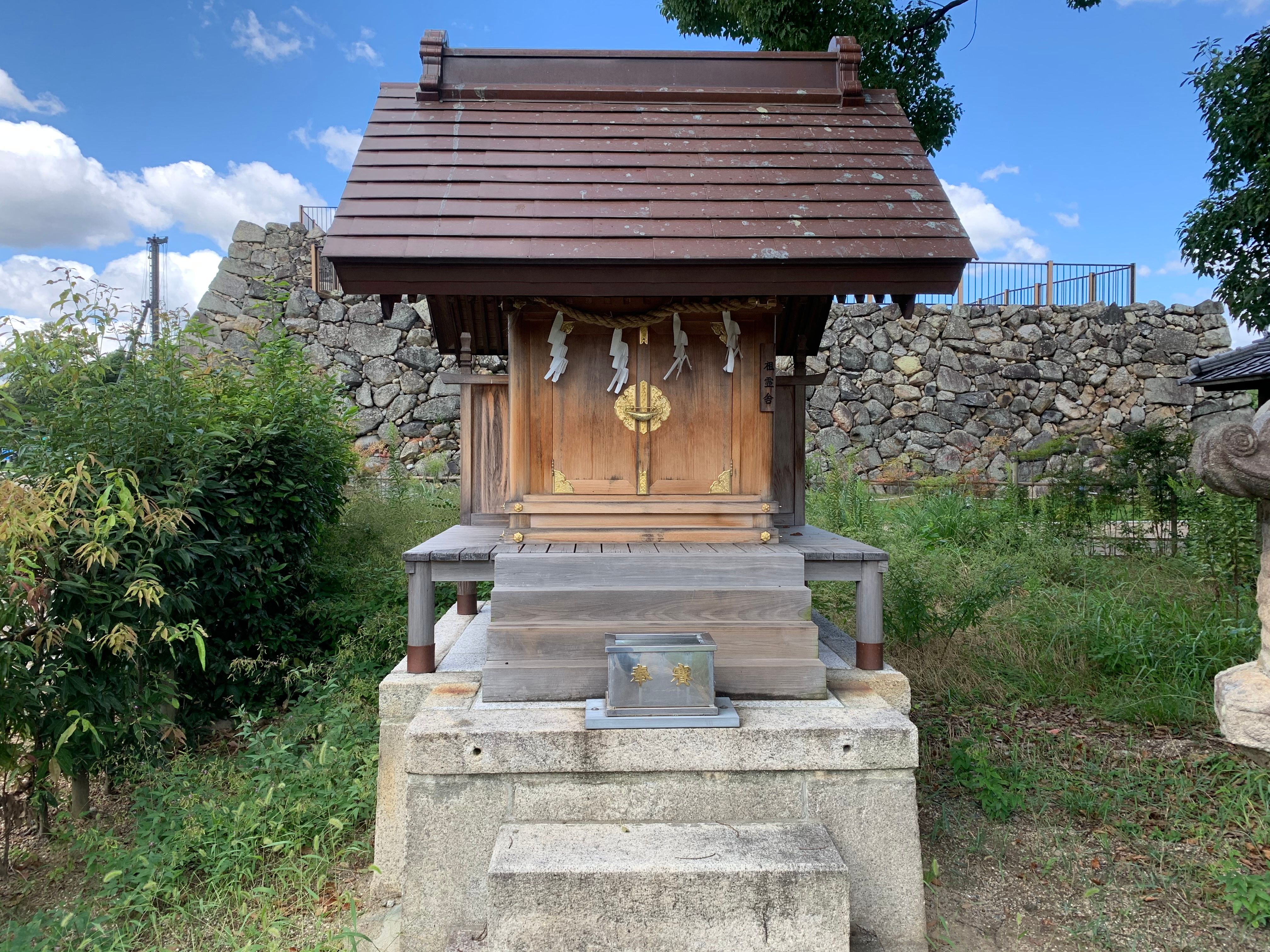 Traditional Japanese Shrine with Stone Wall · Free Stock Photo