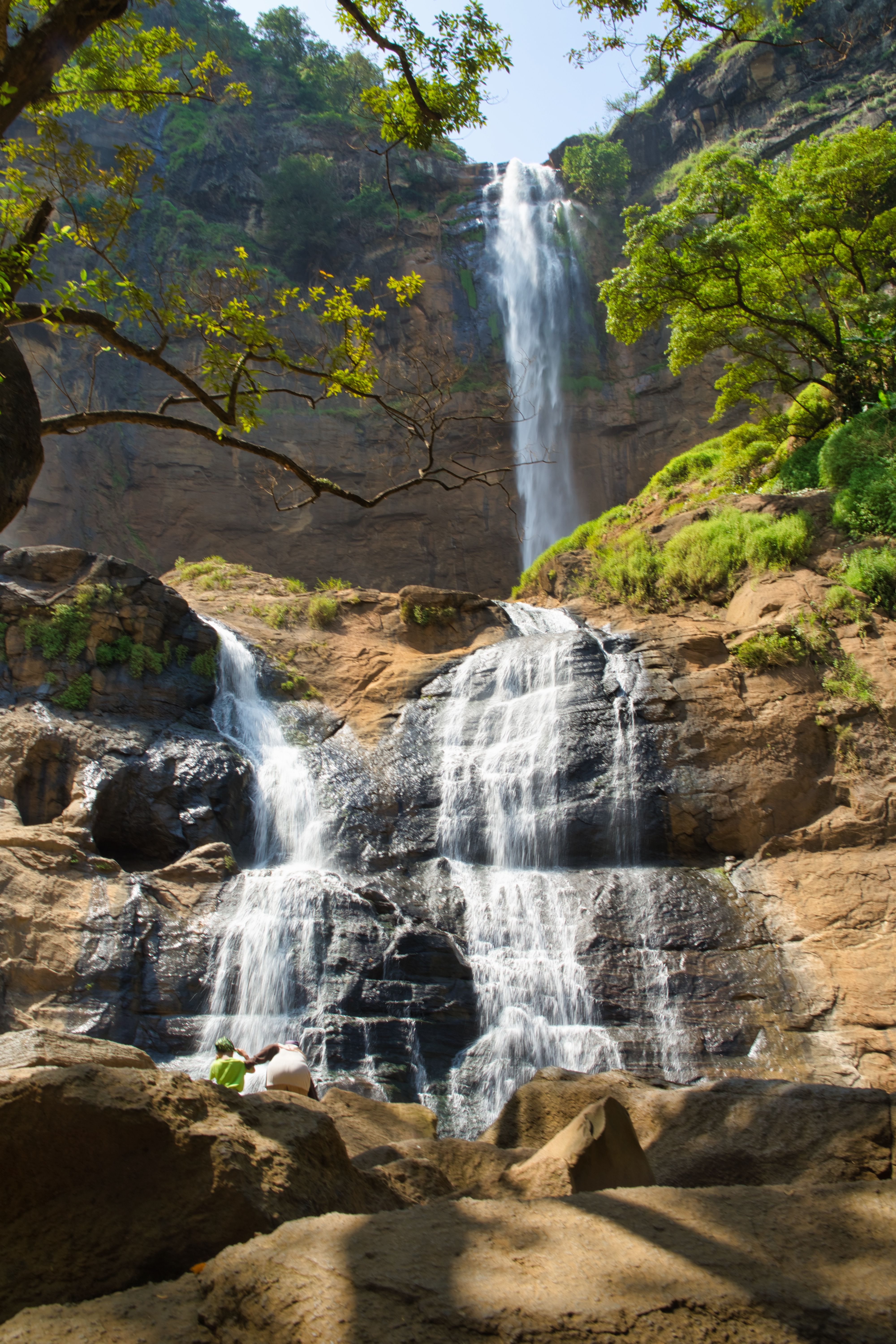 Air Terjun Megah Di Geopark Ciletuh, Indonesia · Foto Stok Gratis