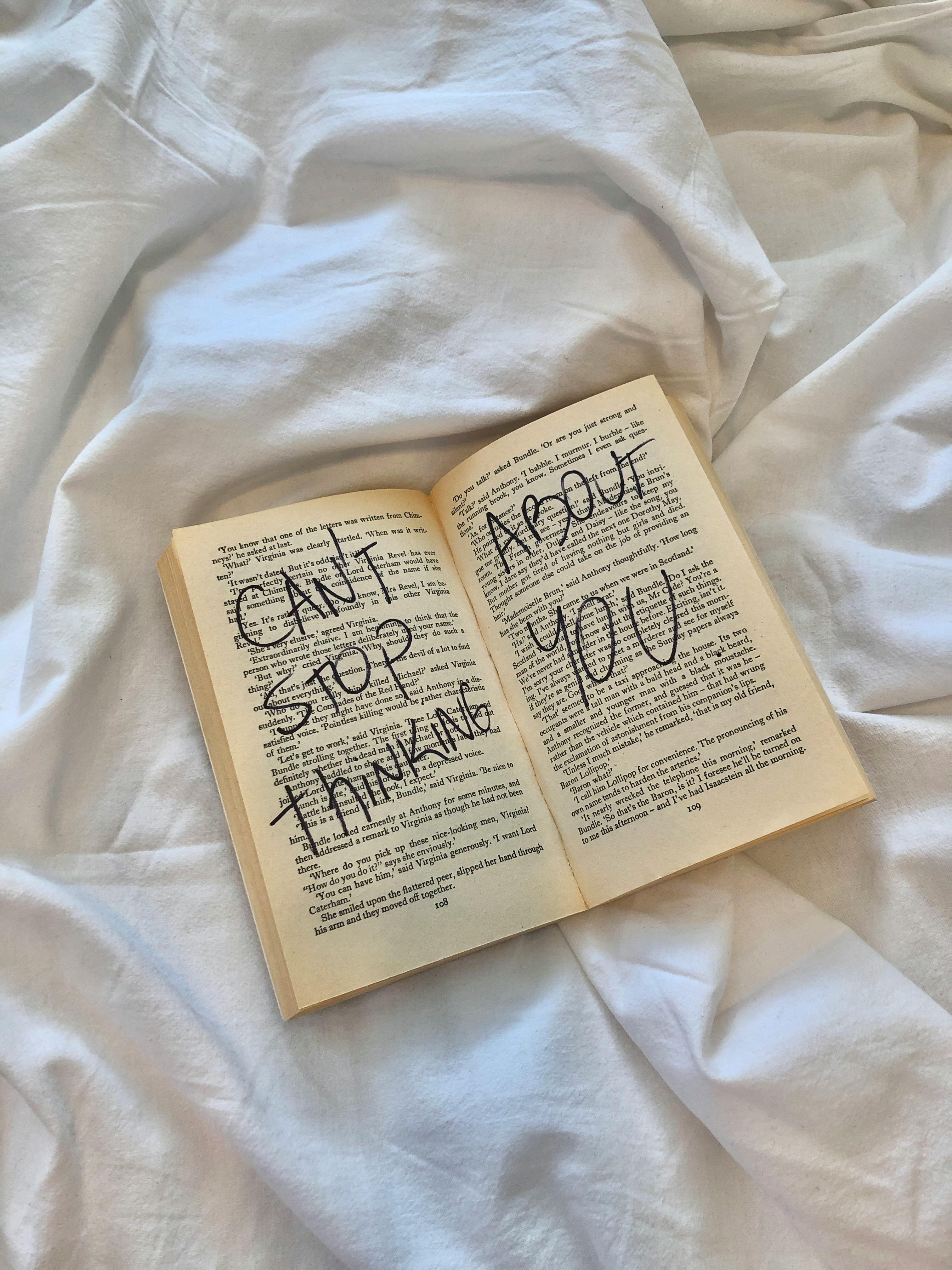 Aesthetic Book Background Photos, Download The BEST Free Aesthetic Book ...