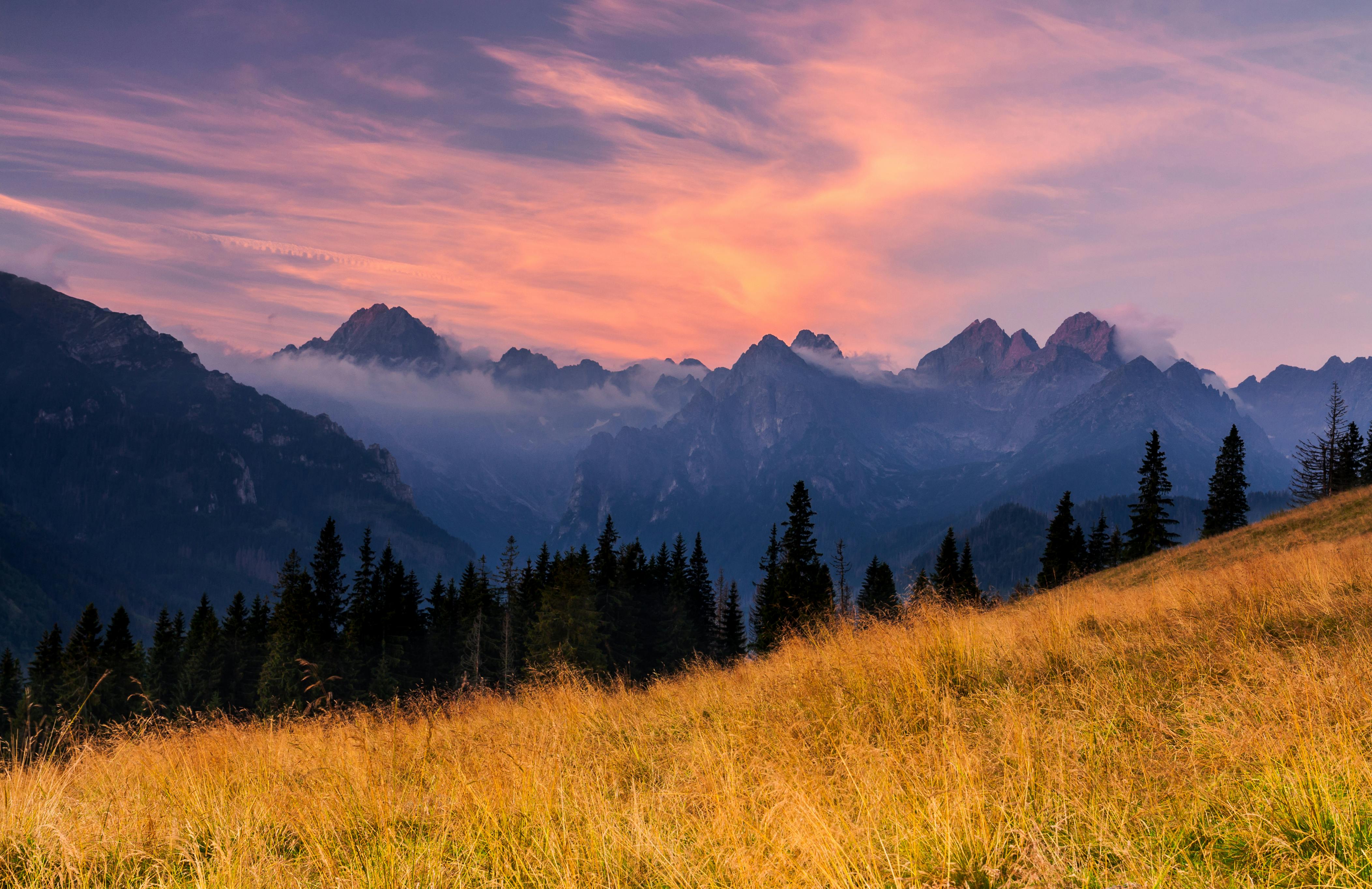 Oszałamiający Zachód Słońca Nad Tatrami · Darmowe zdjęcie z galerii