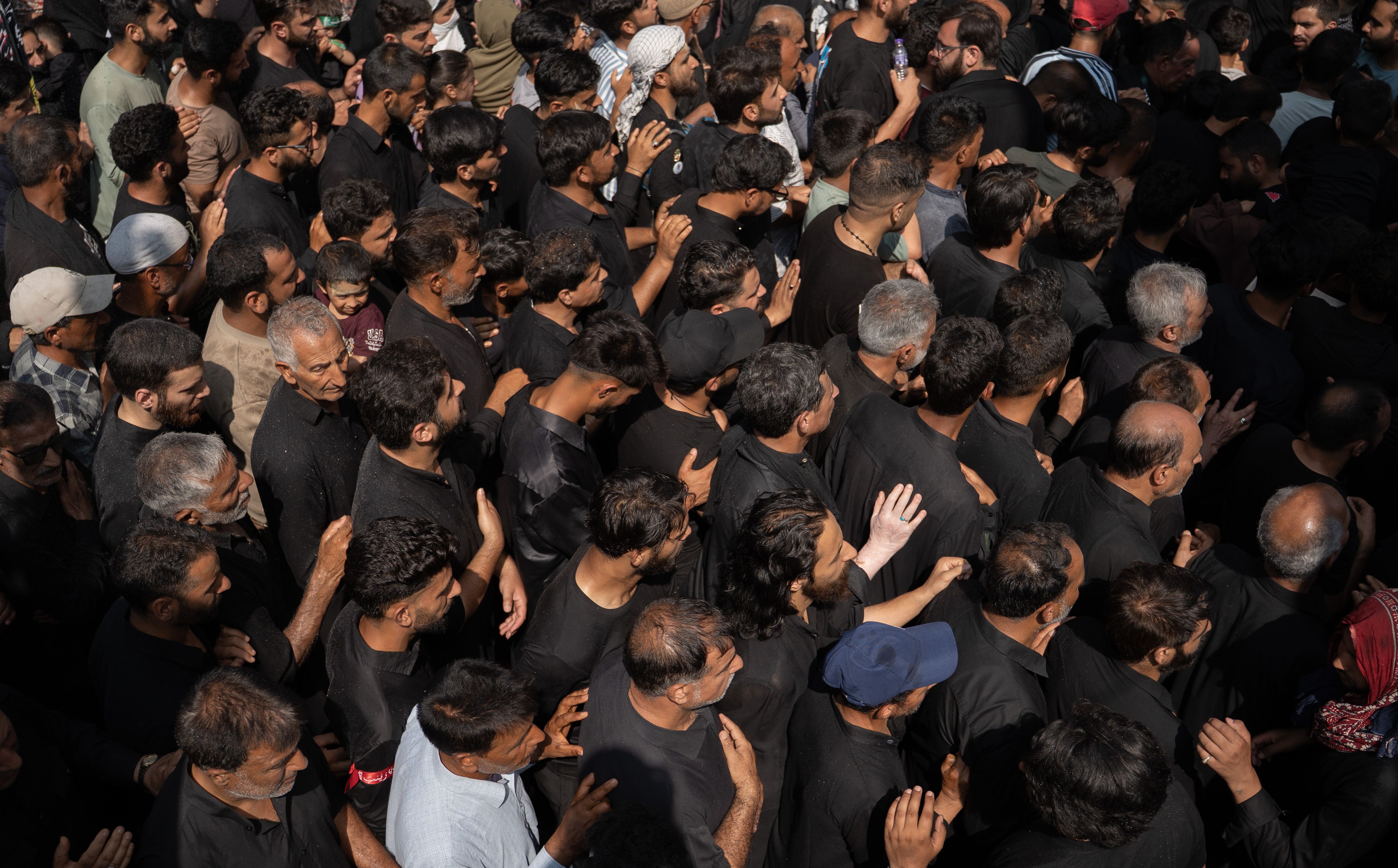 Man Waving To The People · Free Stock Photo