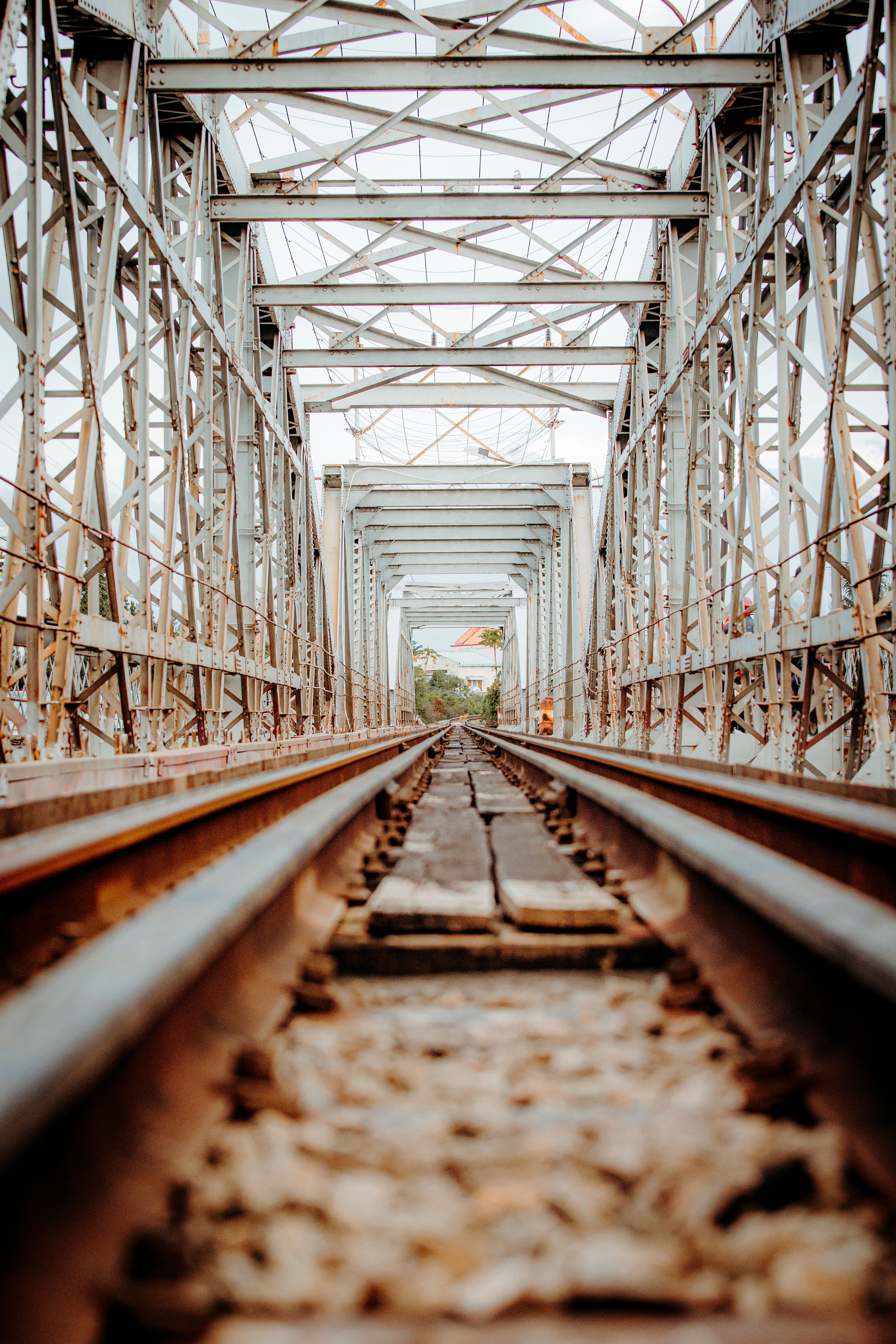 Vacant Train Track Bridge · Free Stock Photo