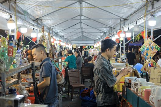 What is a market economy and how do alternatives work?