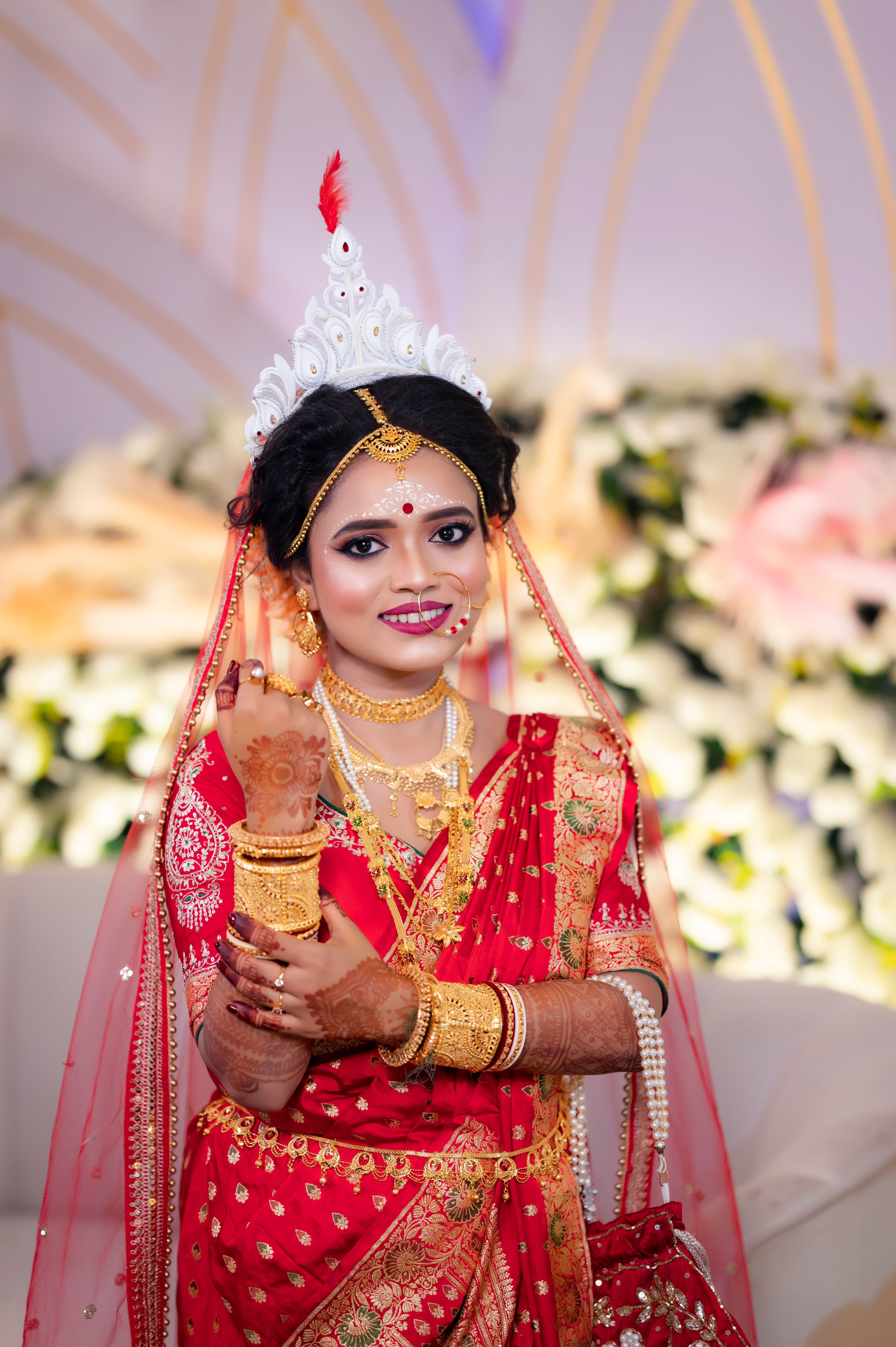 Traditional Bengali Bride in Red Saree · Free Stock Photo