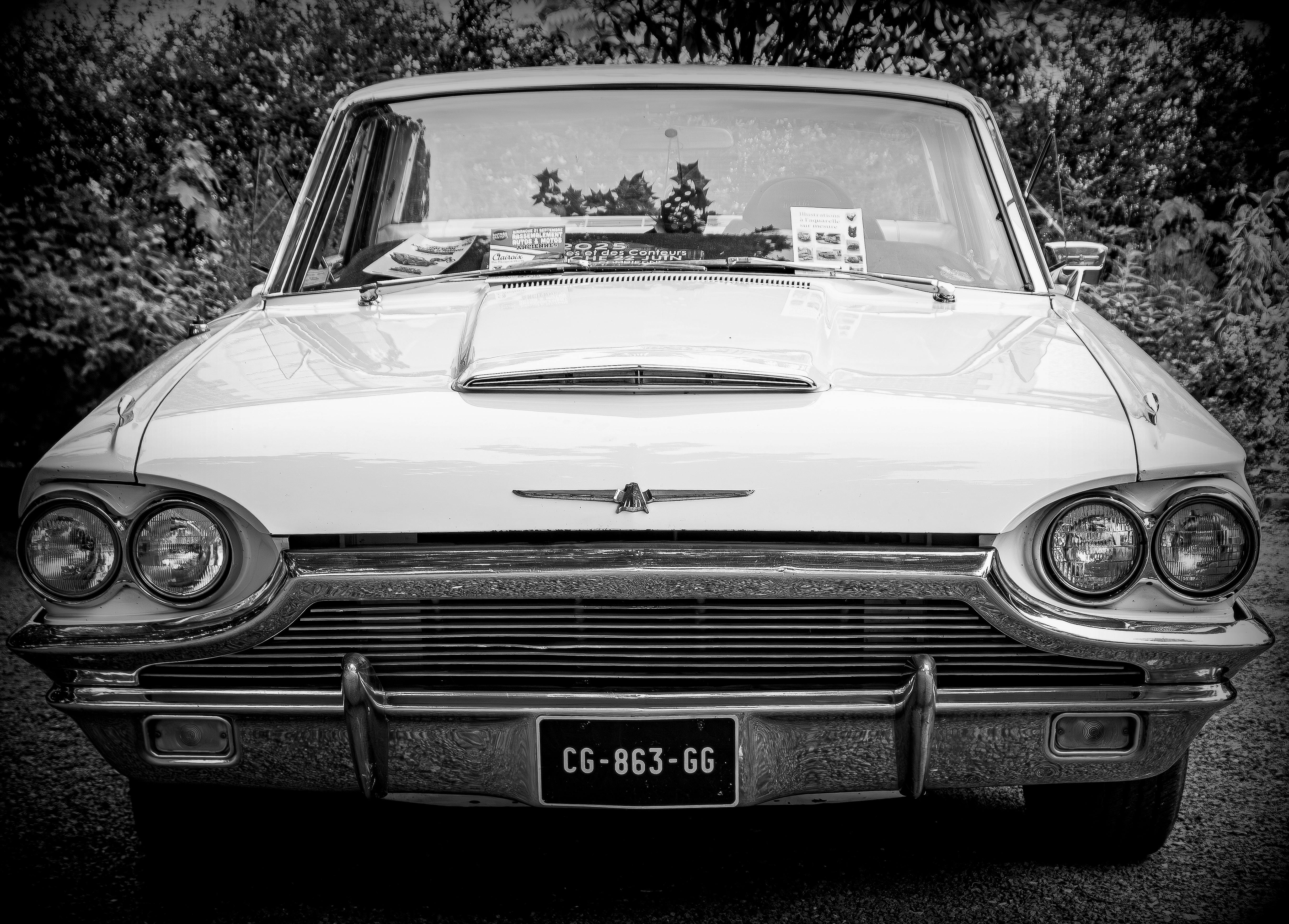 Classic Vintage Car Front View in Black and White · Free Stock Photo