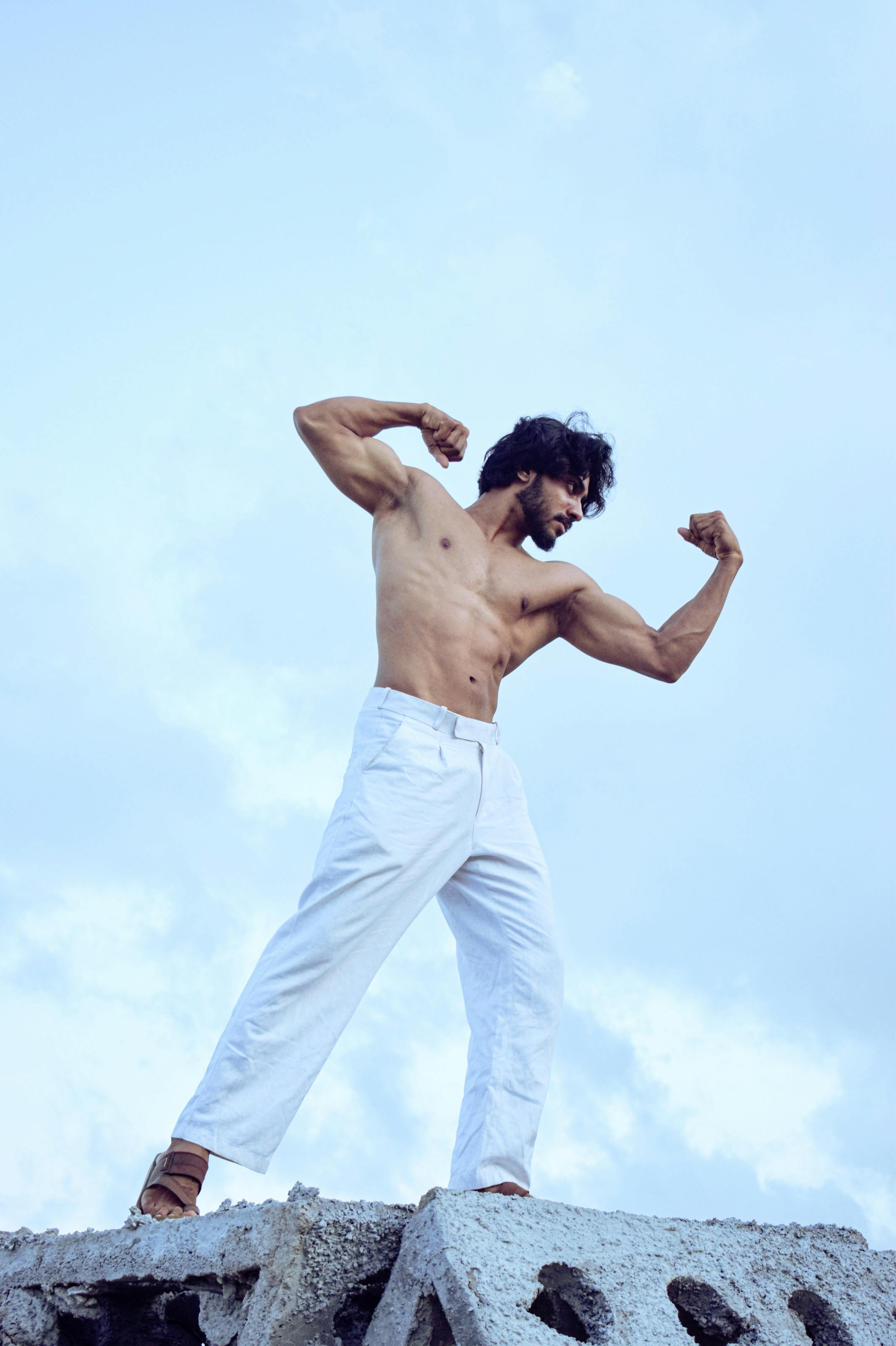 Muscular Men Photos, Download The BEST Free Muscular Men Stock Photos ...