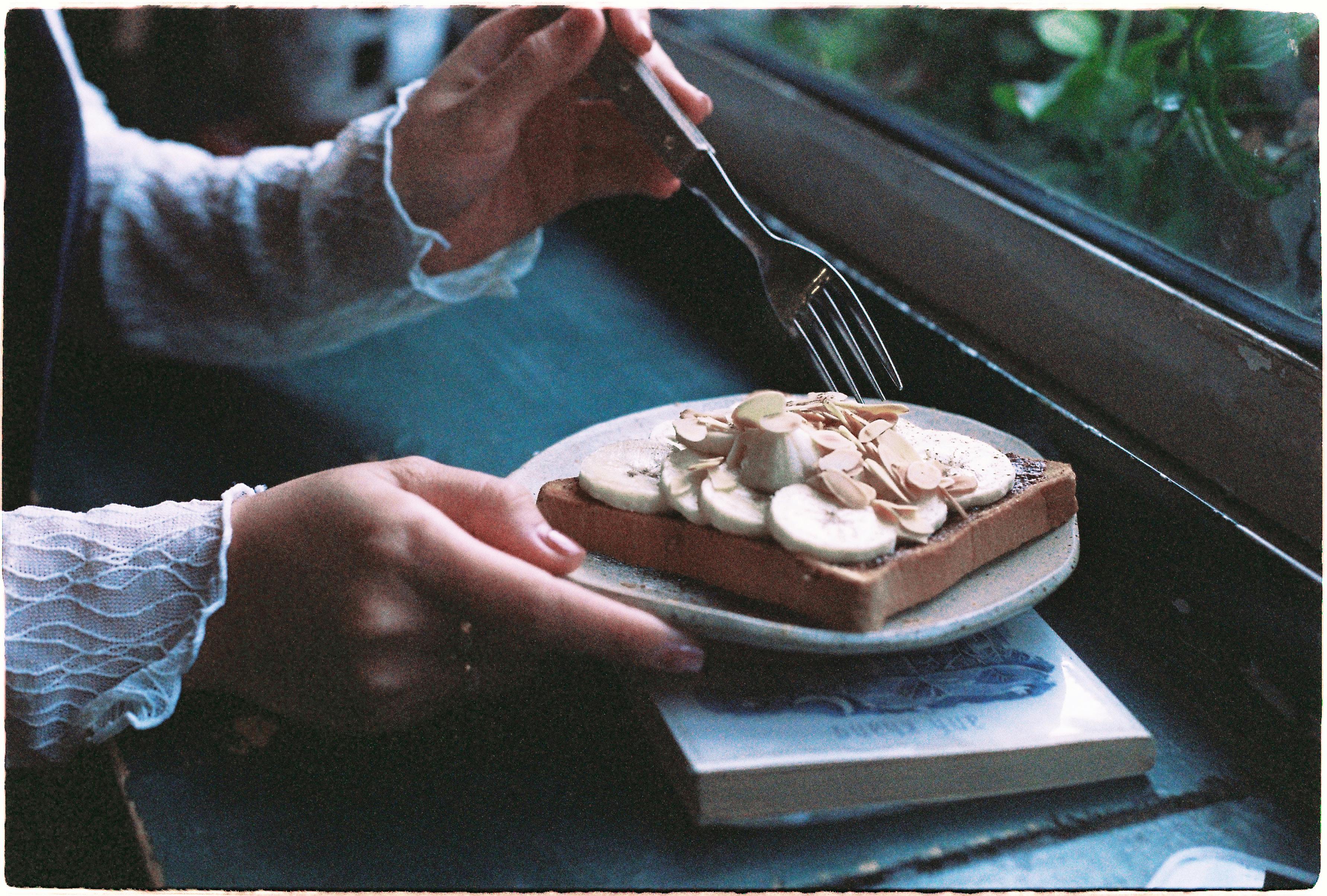 Toasted Almond Wall Paint: Warm Up Your Home with Cozy Decor