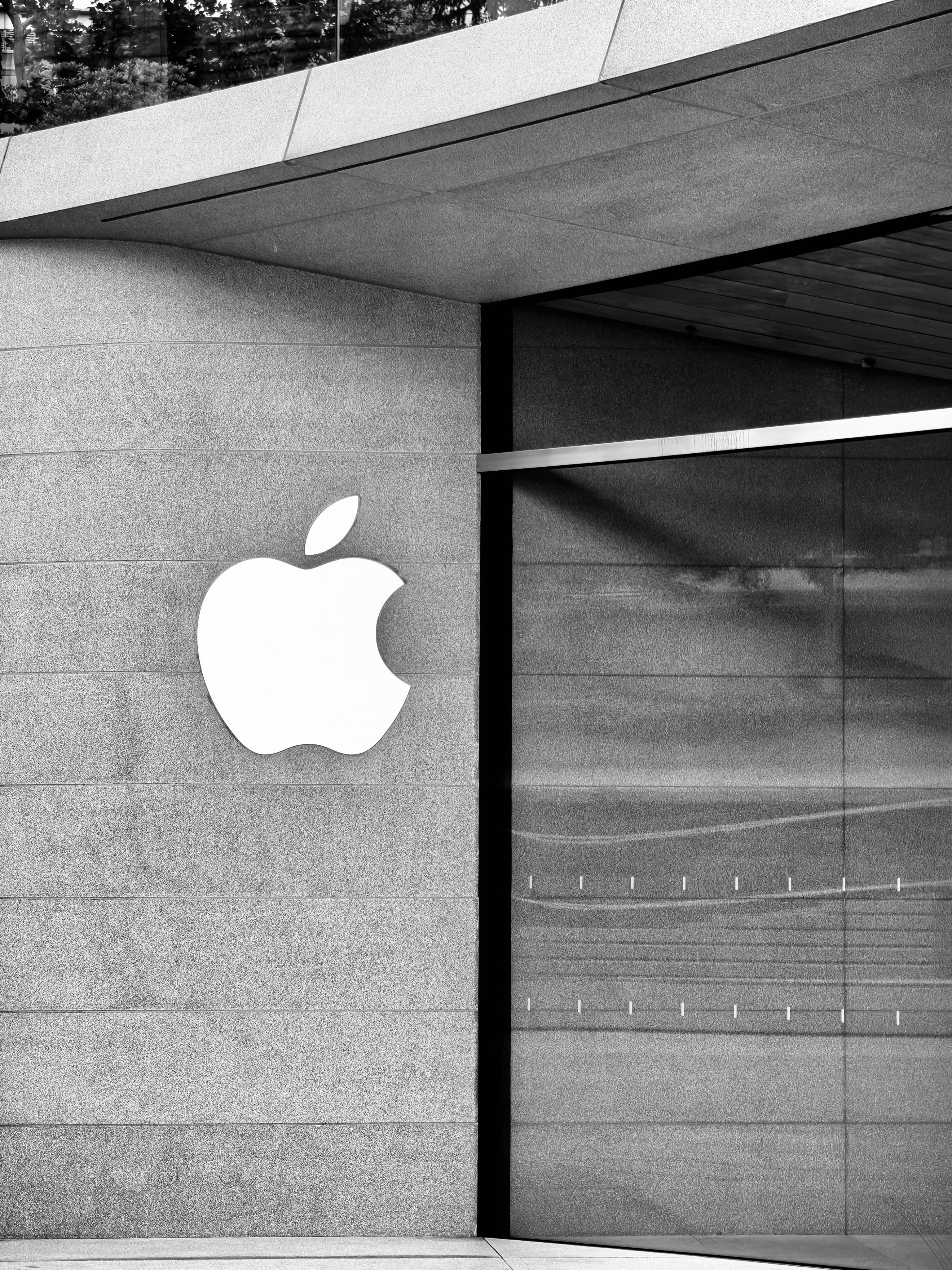 Modern Apple Store Exterior in Shanghai · Free Stock Photo