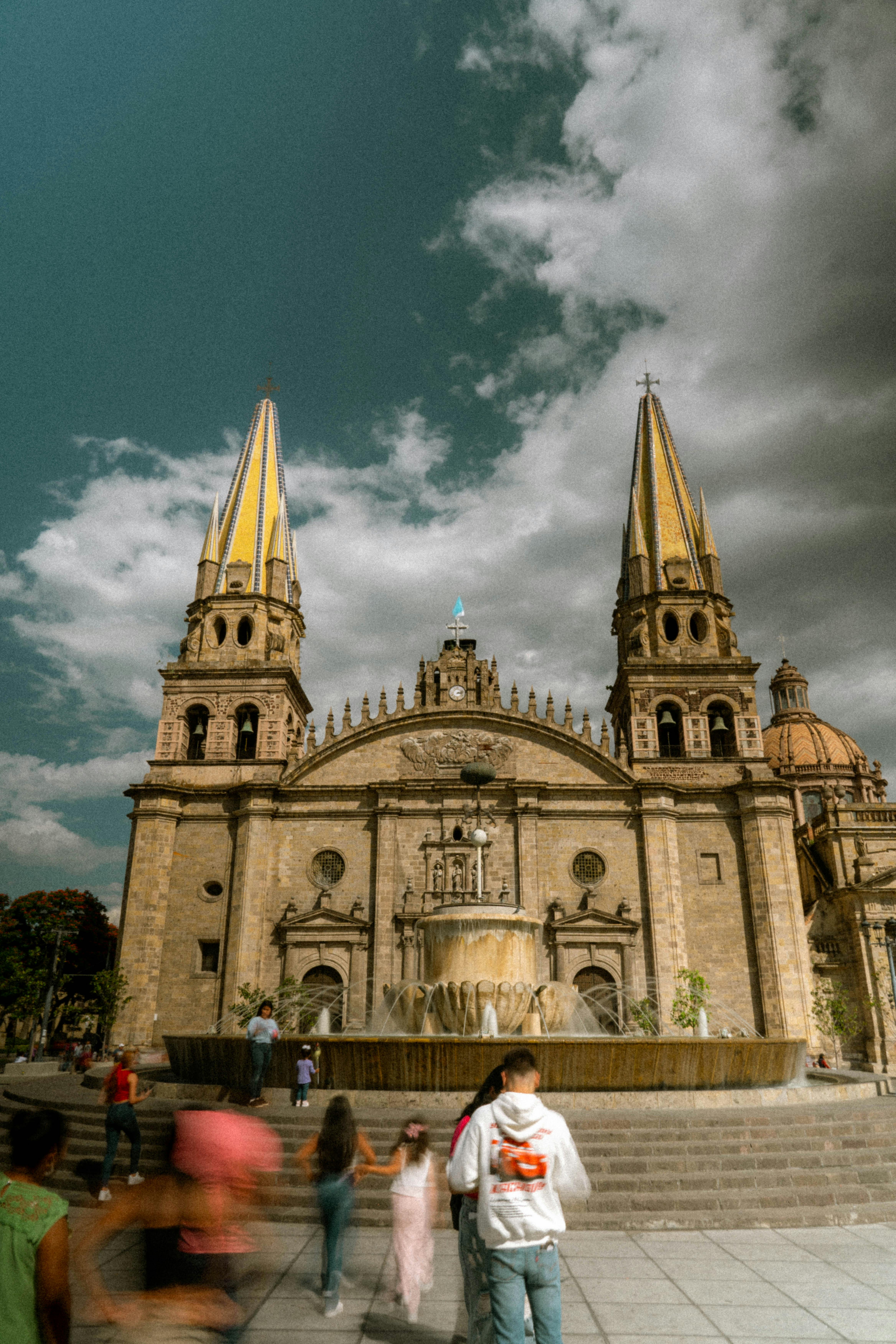 Scared Reporter Church Camera Photos, Download The BEST Free Scared ...