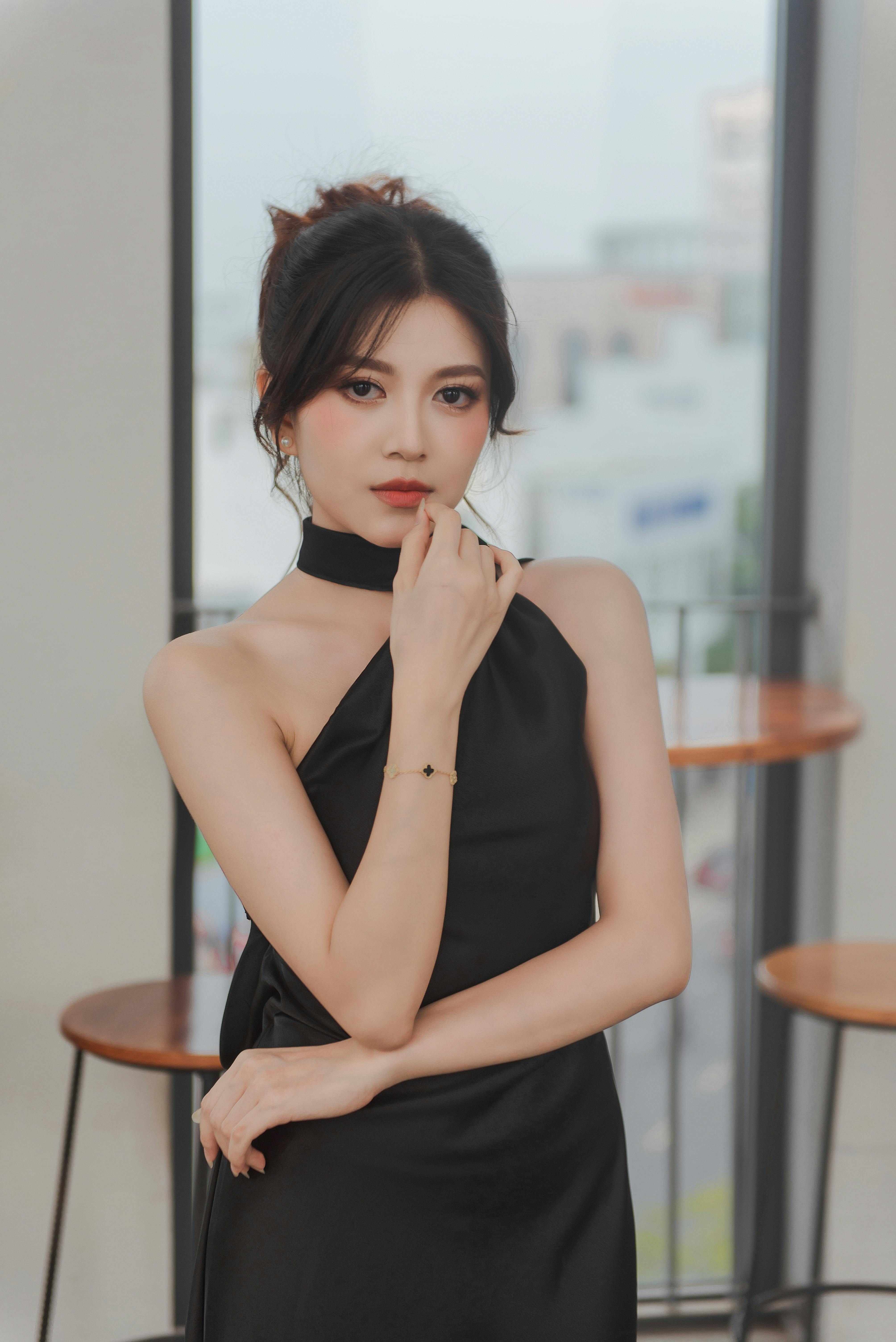 Woman Drops Towel Photos, Download The BEST Free Woman Drops Towel ...