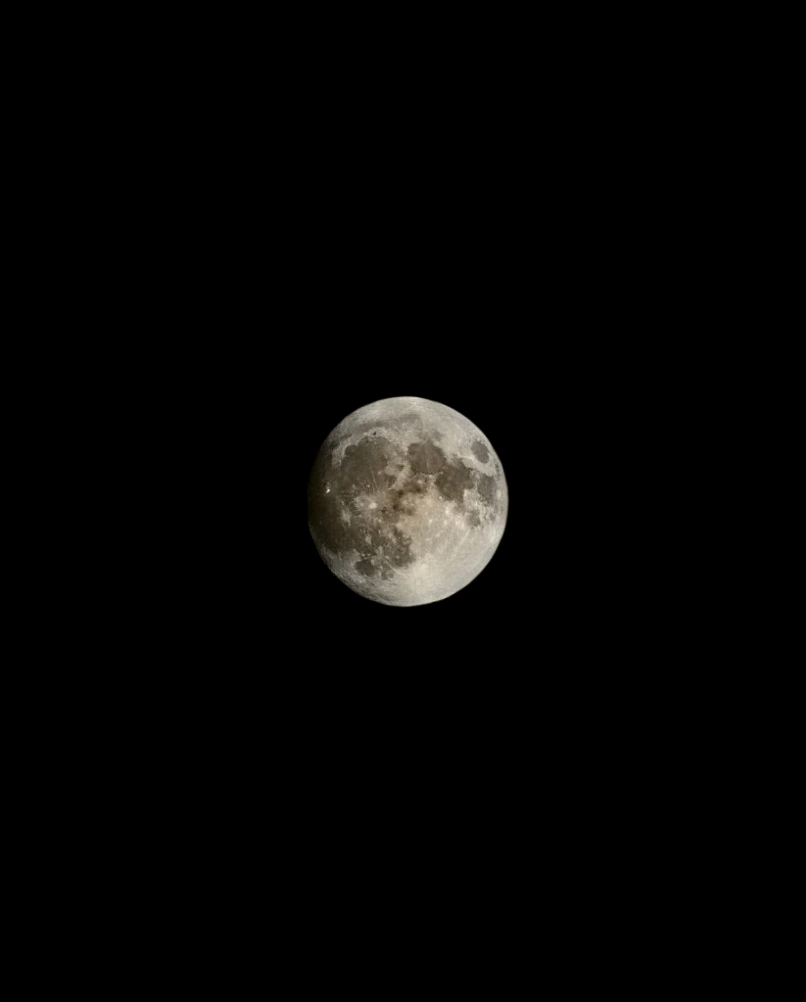 Full Moon in Night Sky over Spokane · Free Stock Photo