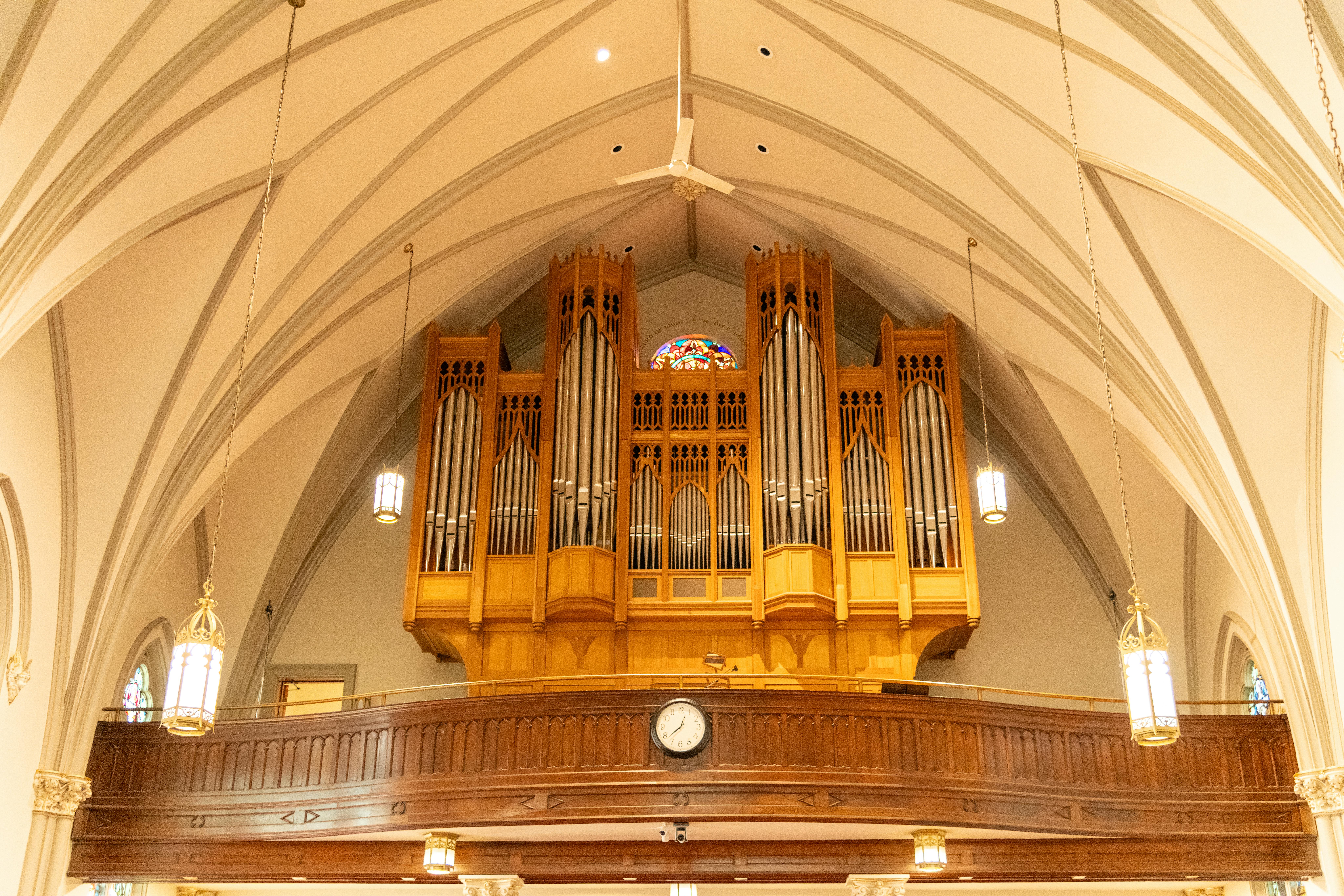 Historic Church Interior with Grand Organ · Free Stock Photo