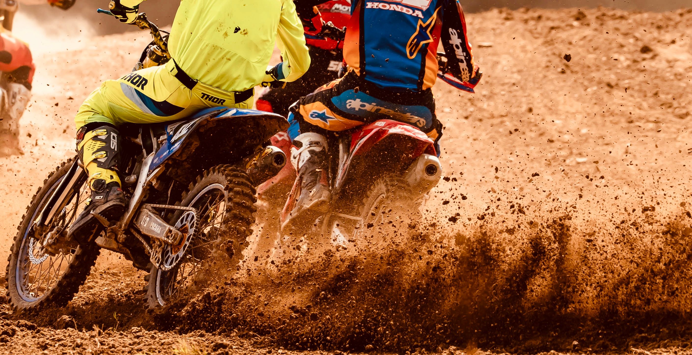 Racing+In+Tight+Spaces+On+Dirt Photos, Download The BEST Free Racing+In ...