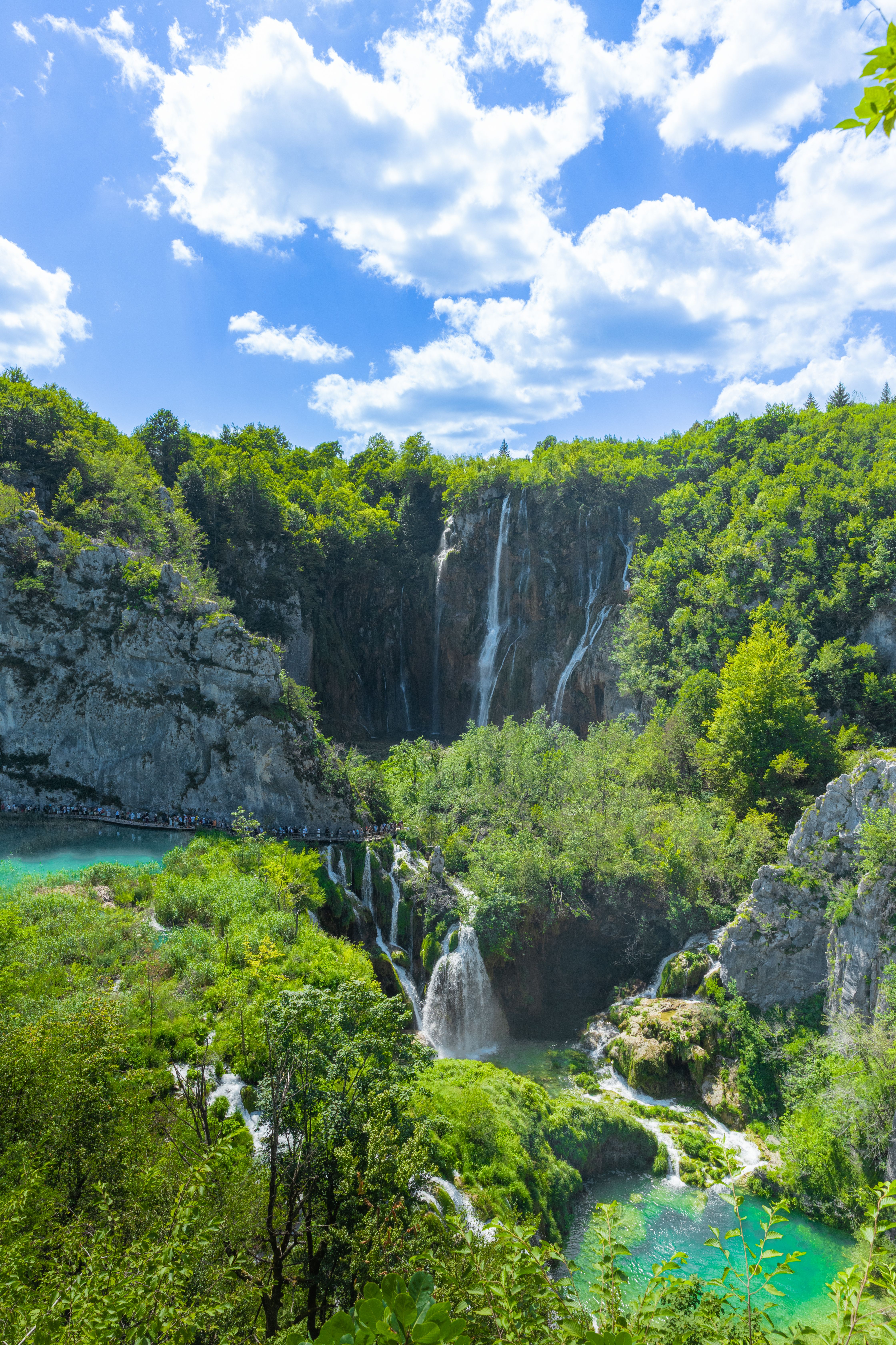 Stunning Waterfall at Plitvice Lakes National Park · Free Stock Photo