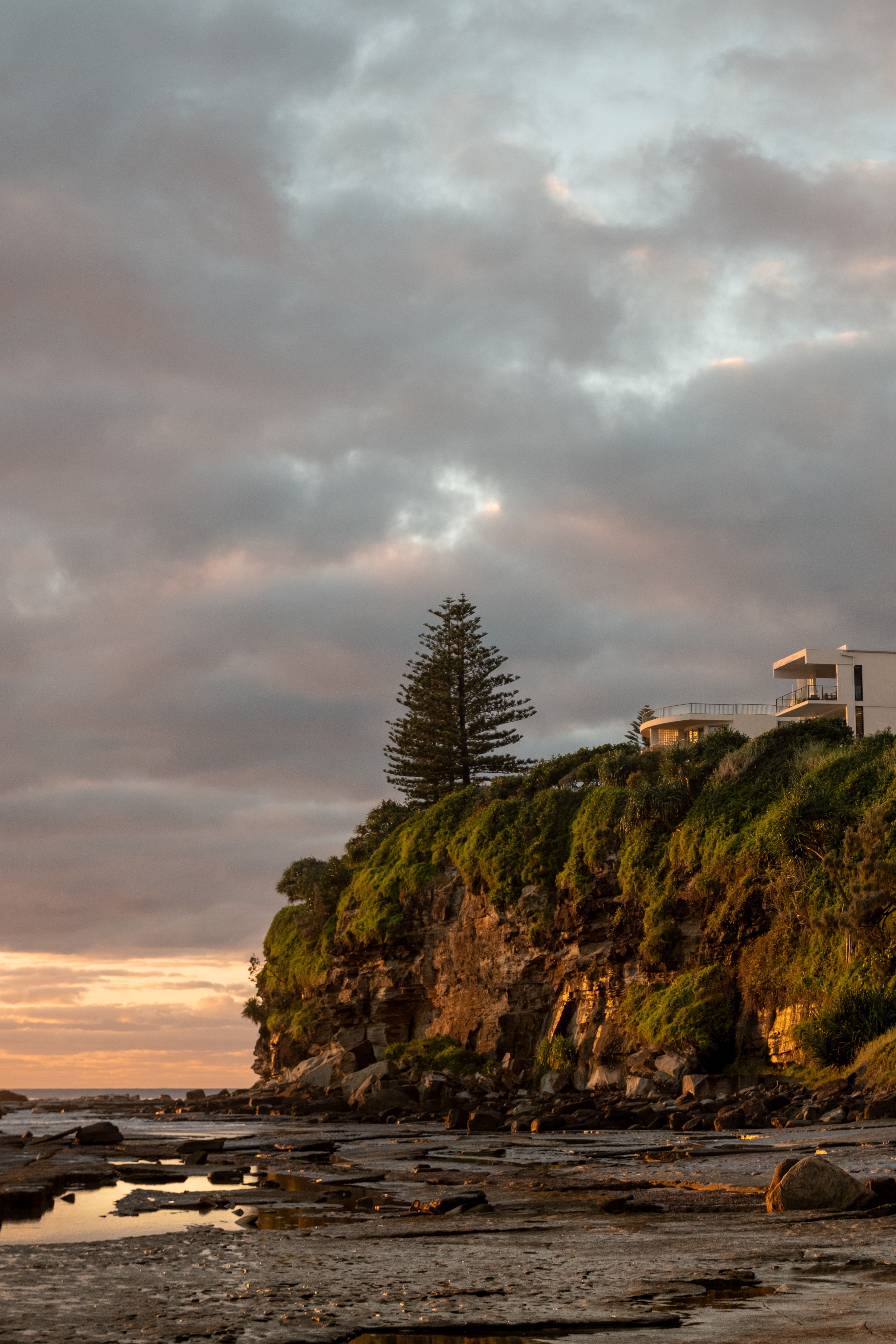 Sunlit Cliffs at Sunshine Coast, Australia · Free Stock Photo
