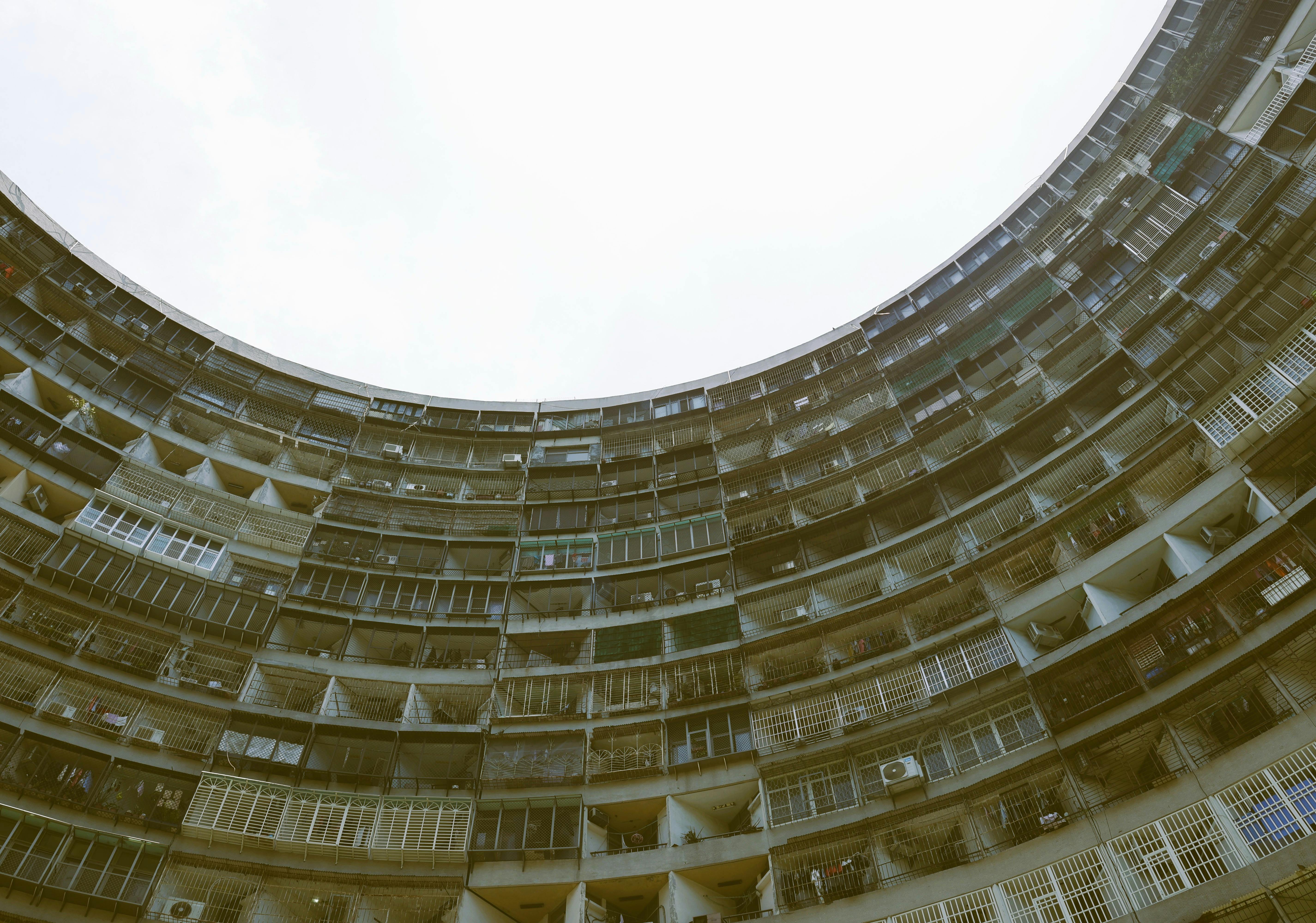 Curved Urban Residential Building in Taiwan · Free Stock Photo