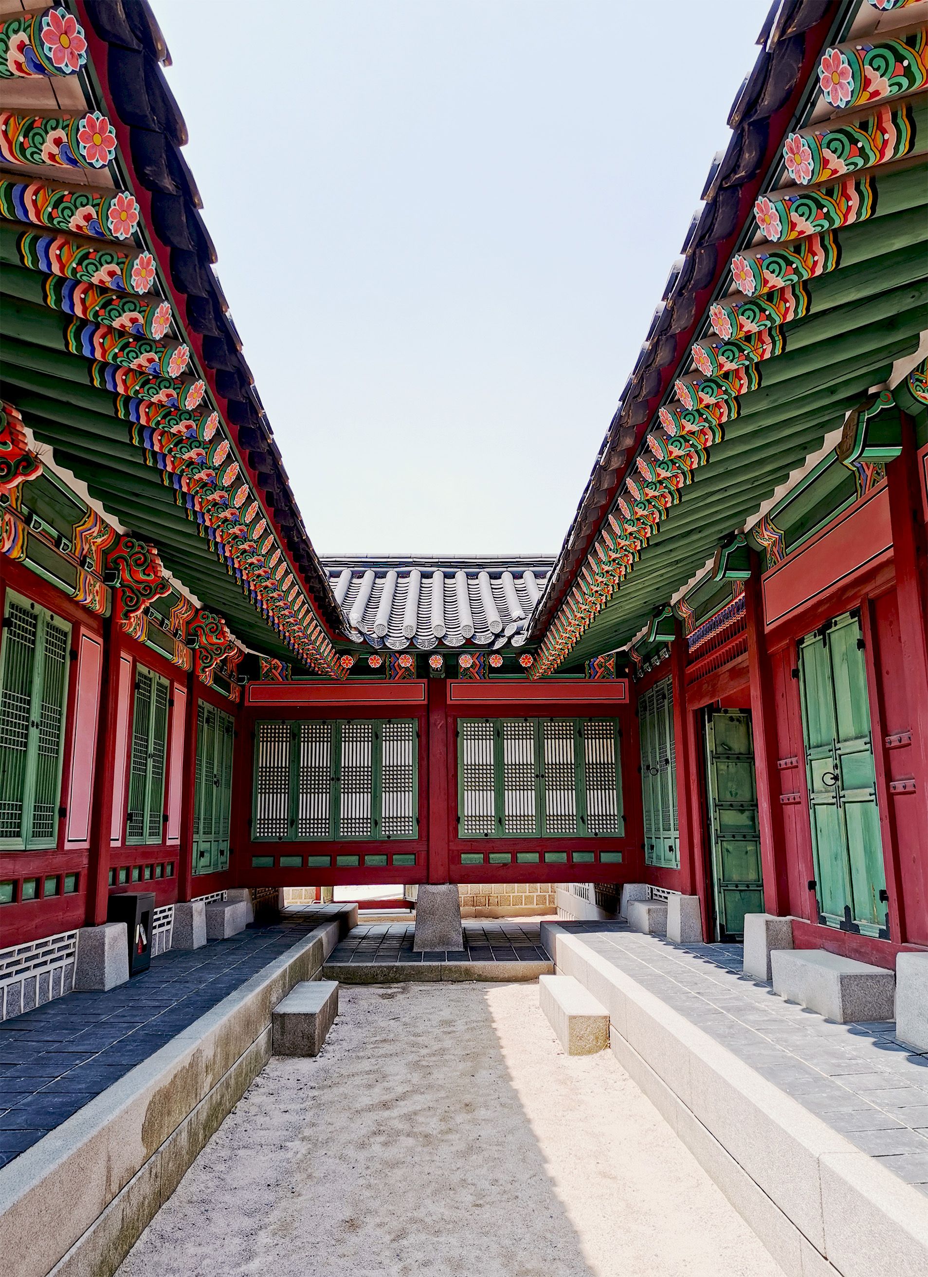 Intricate Traditional Korean Architecture in Seoul · Free Stock Photo