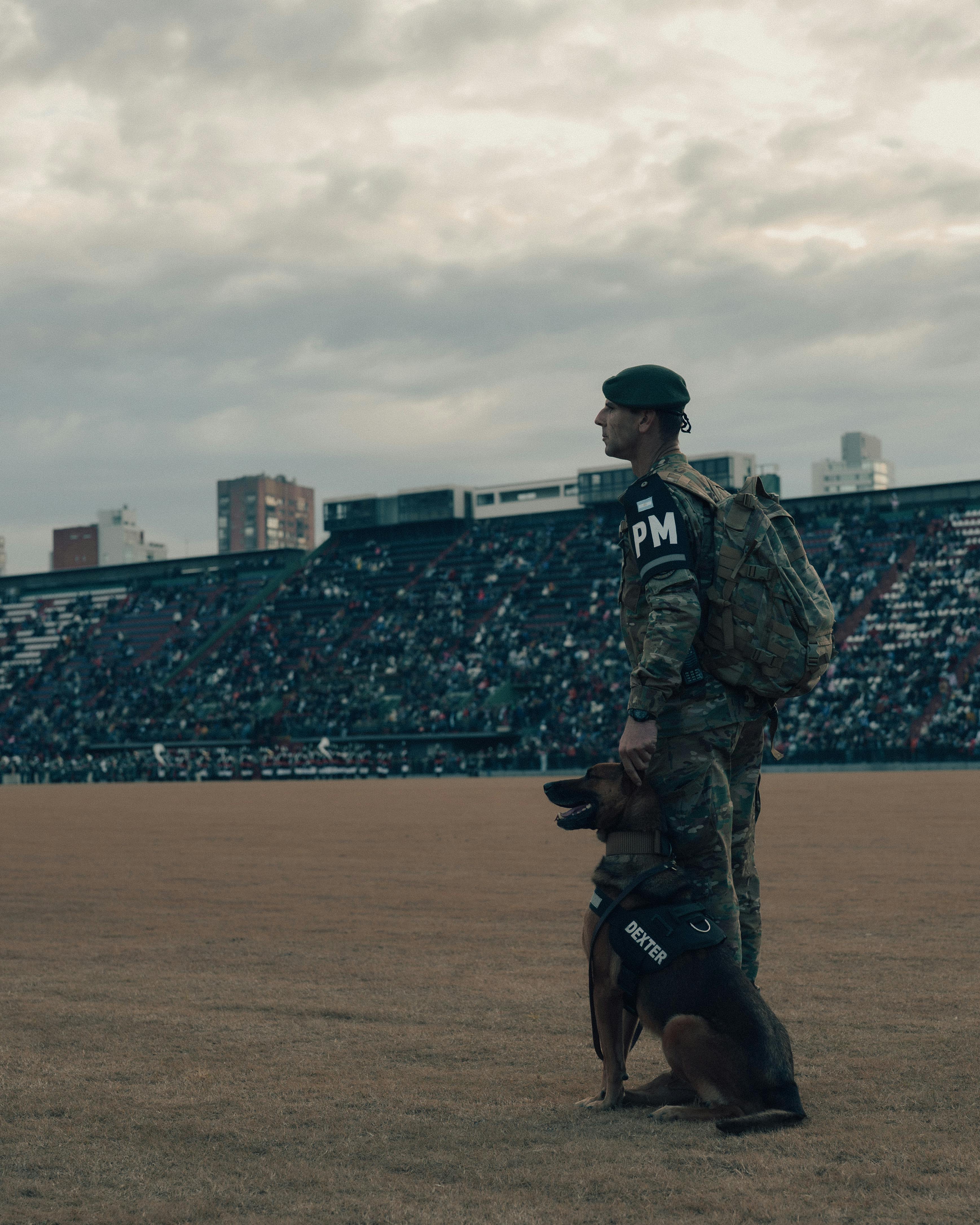 Handler Photos, Download The BEST Free Handler Stock Photos & HD Images