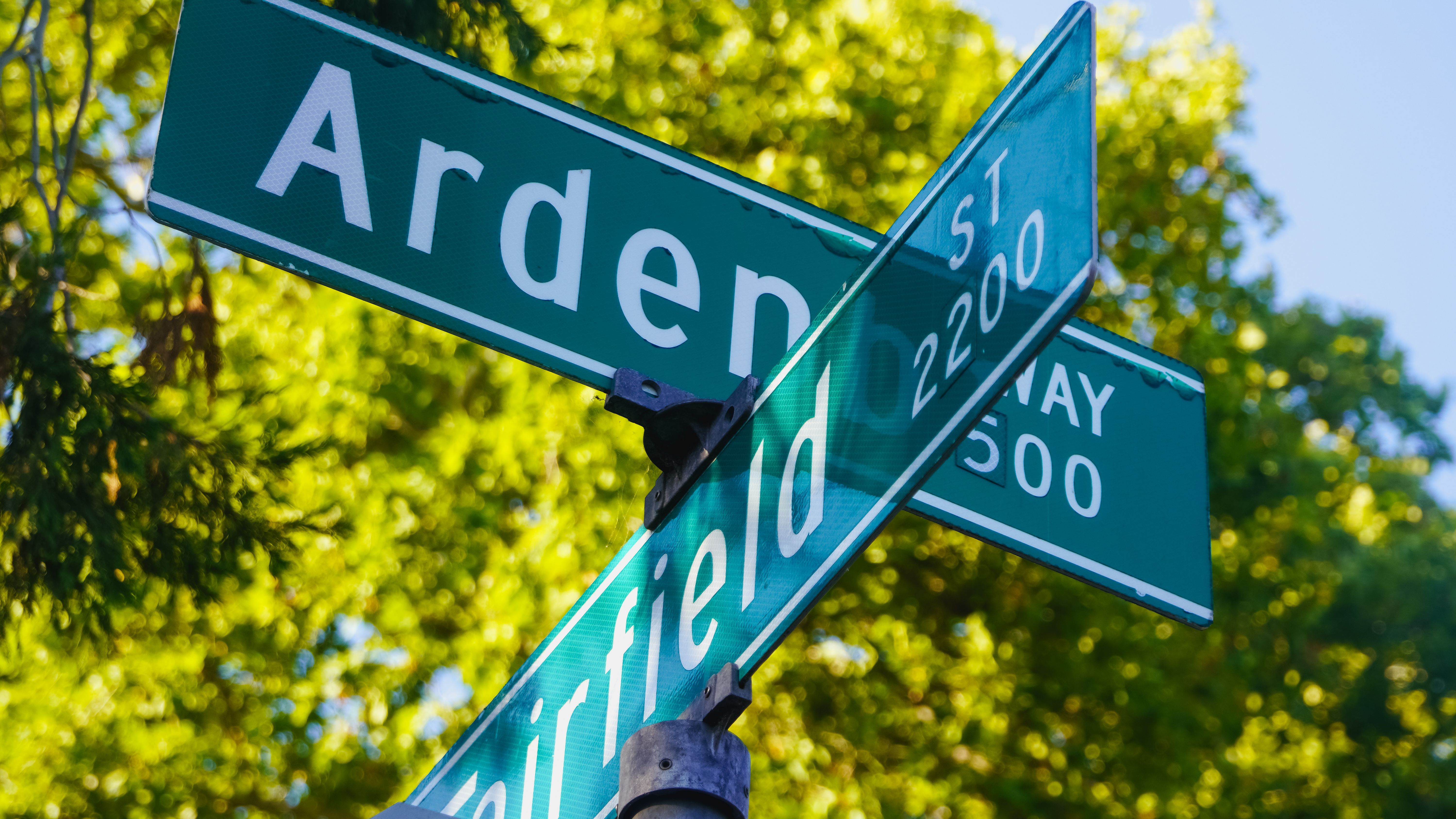 Street Sign at Arden and Fairfield Intersection · Free Stock Photo