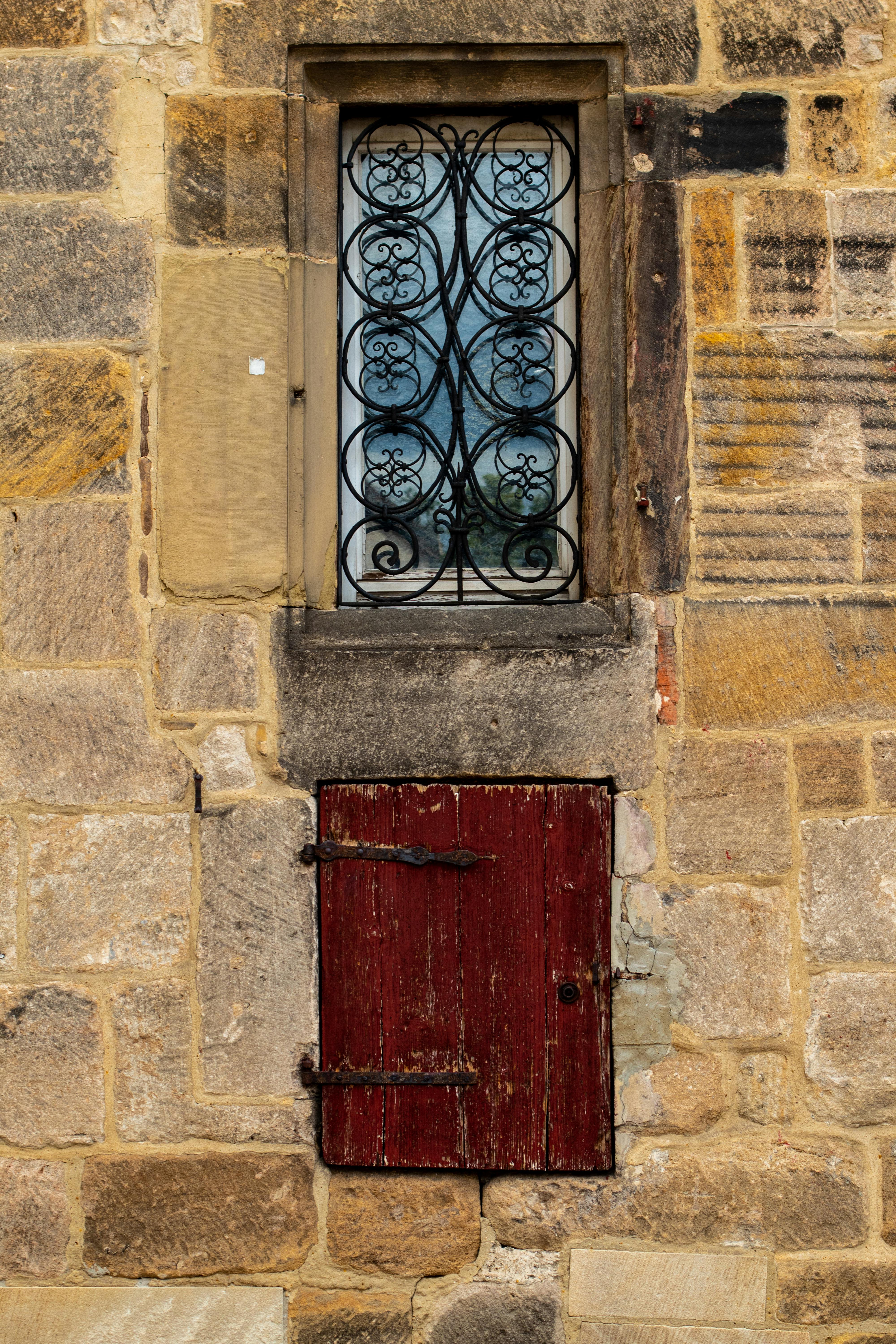 Historic Window with Red Shutters in Esslingen · Free Stock Photo