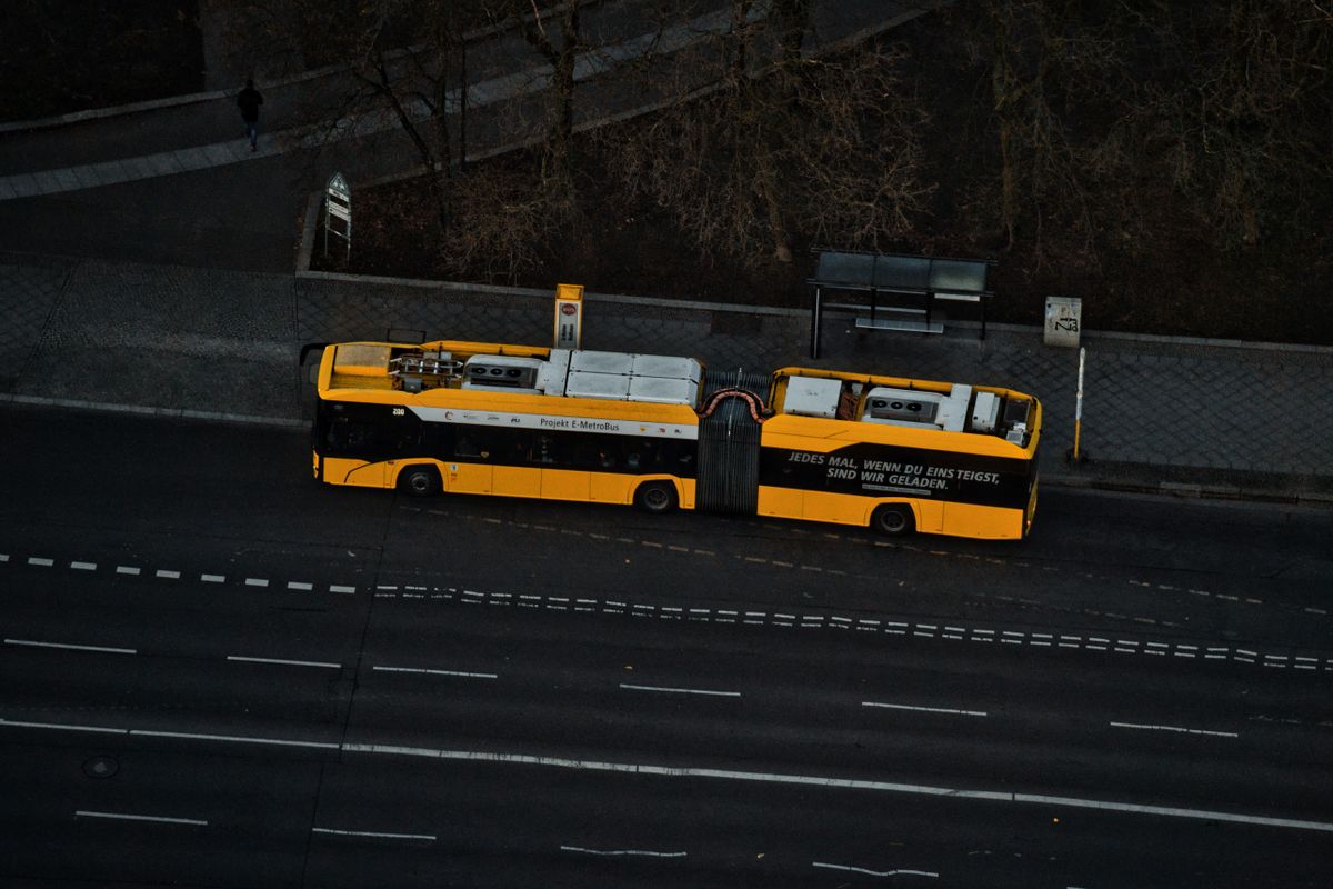 Bus Top View Photos, Download The BEST Free Bus Top View Stock Photos ...