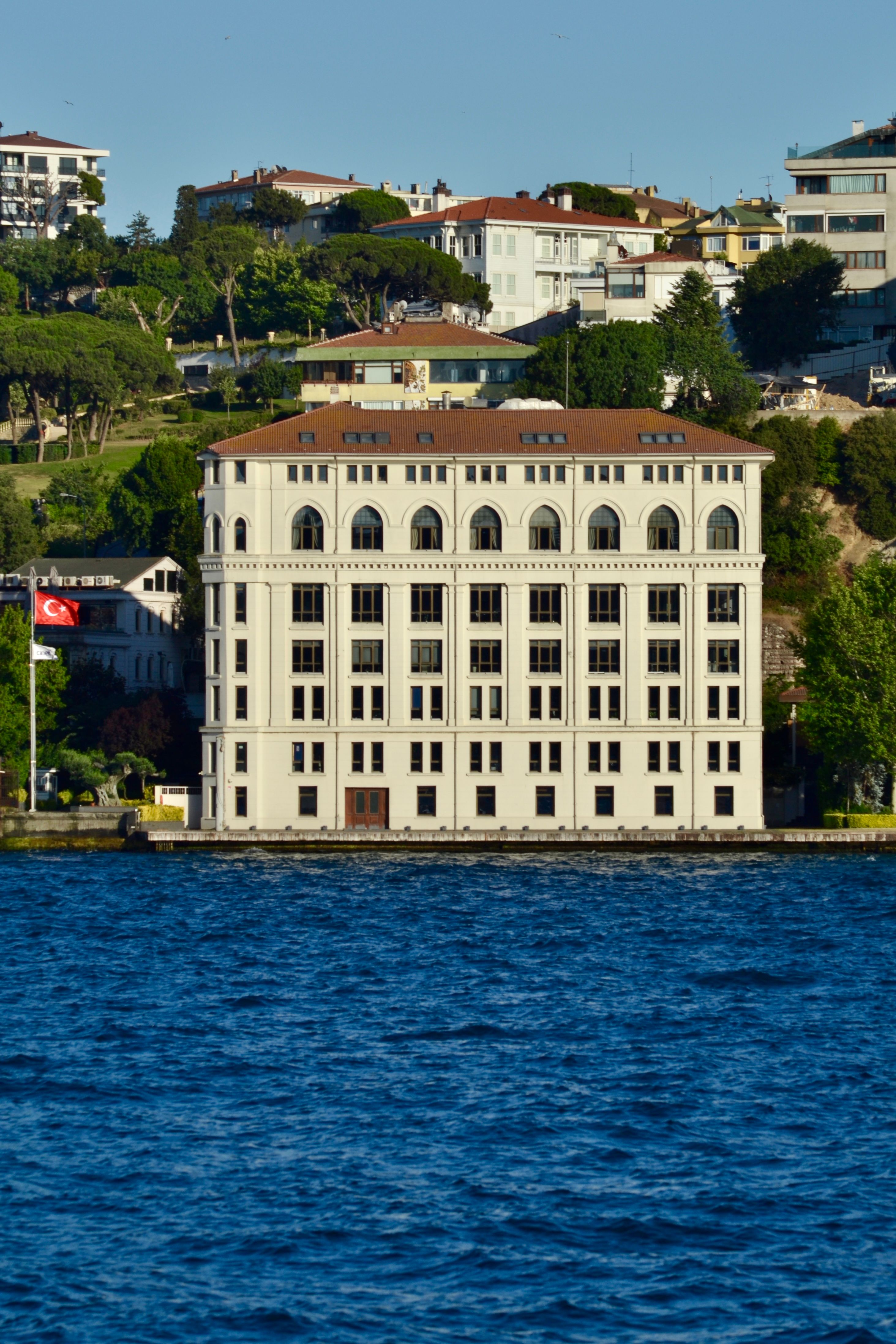 Historic Istanbul Waterfront Building by the Bosphorus · Free Stock Photo