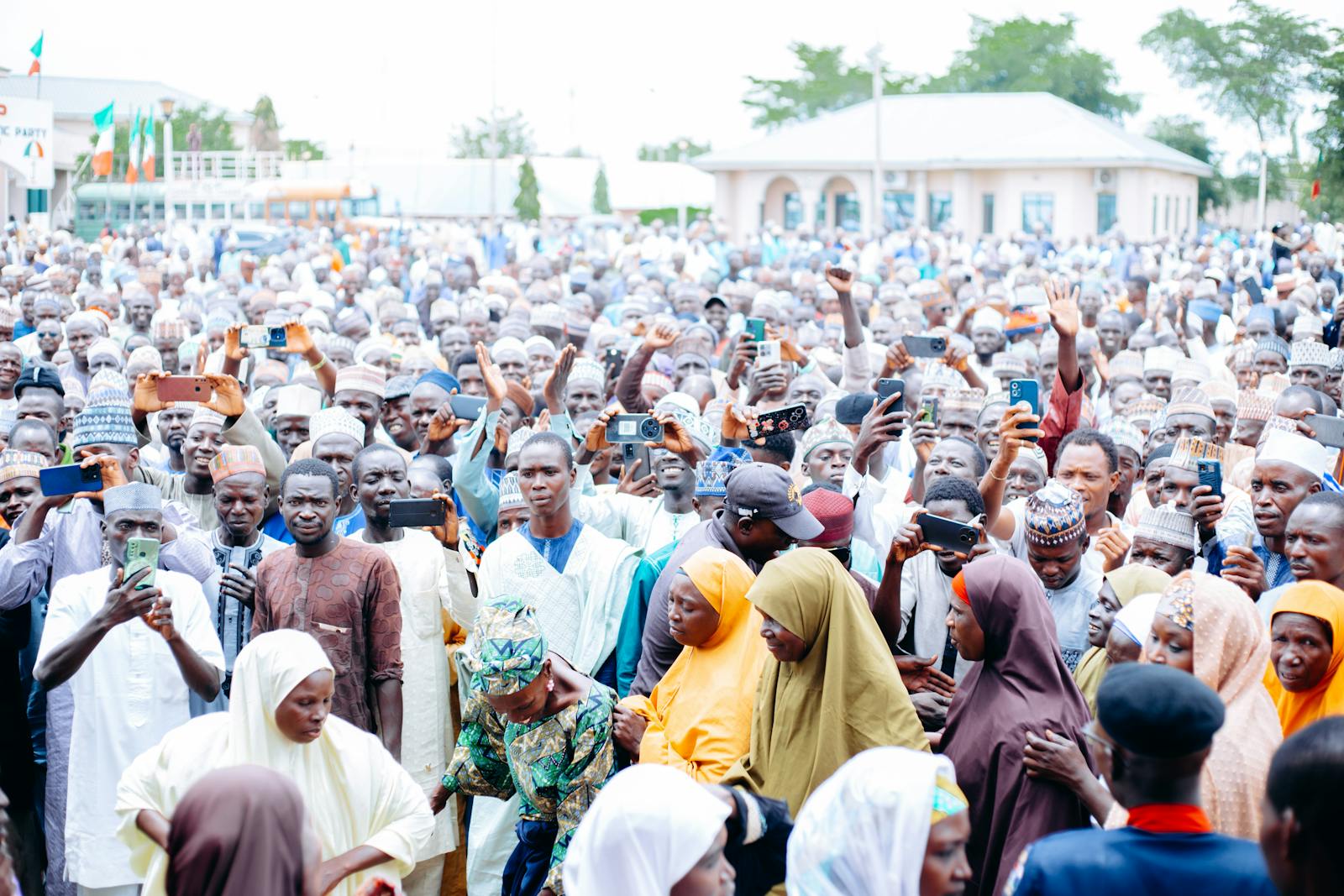 People Gathering Photos, Download The BEST Free People Gathering Stock ...