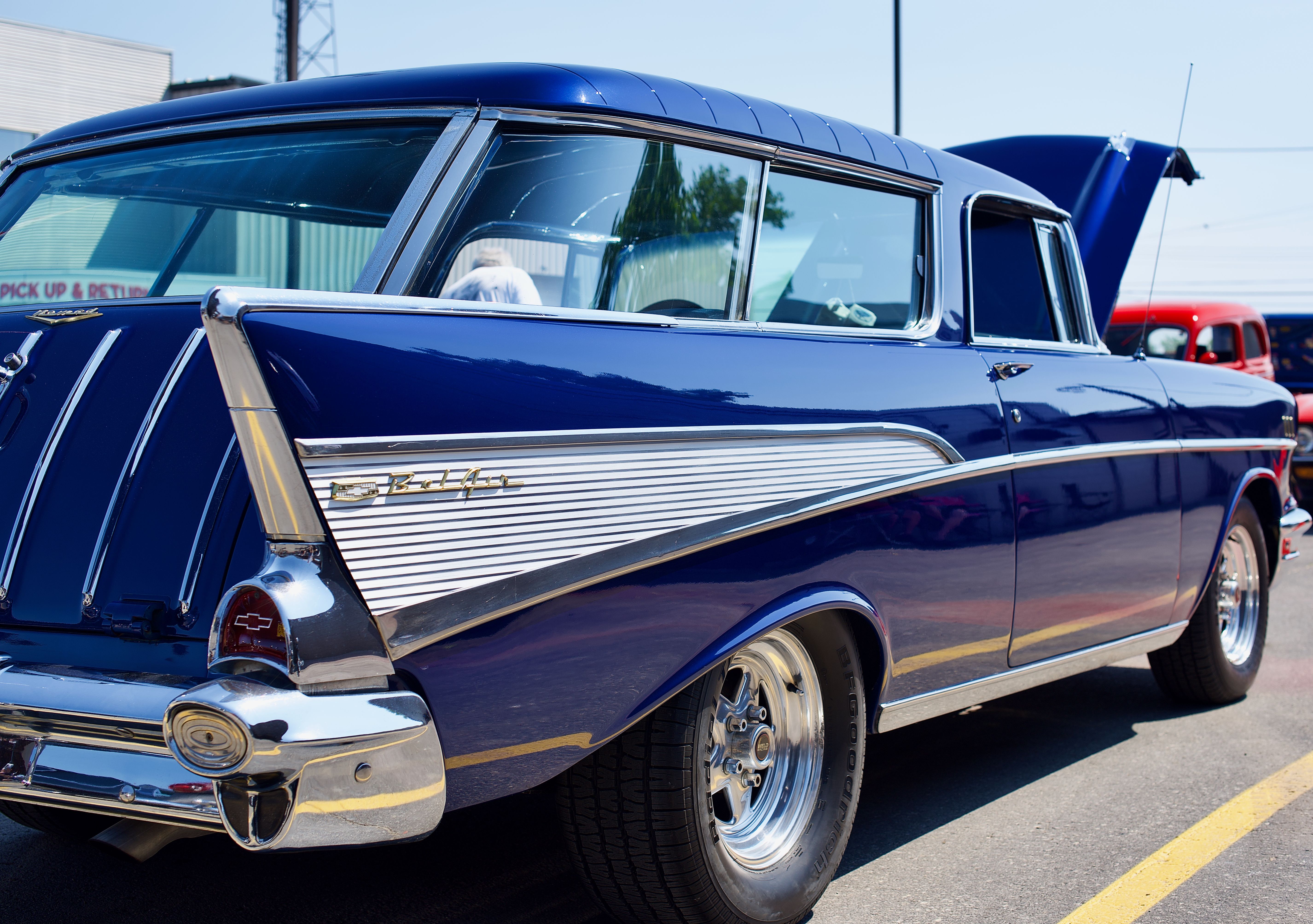 Classic Blue Car at Winnipeg Auto Show · Free Stock Photo