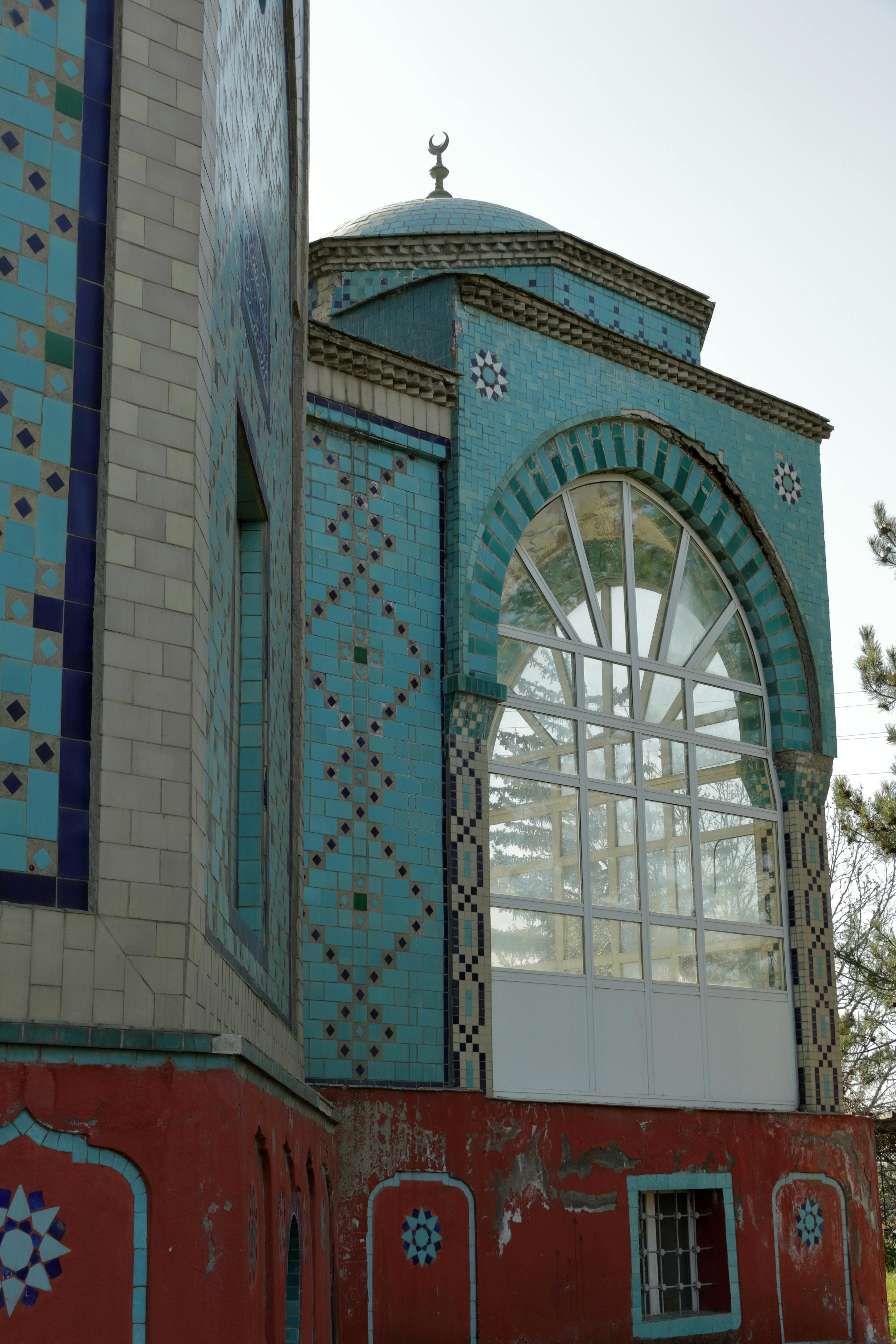 Turquoise and Red Islamic Architecture with Dome · Free Stock Photo