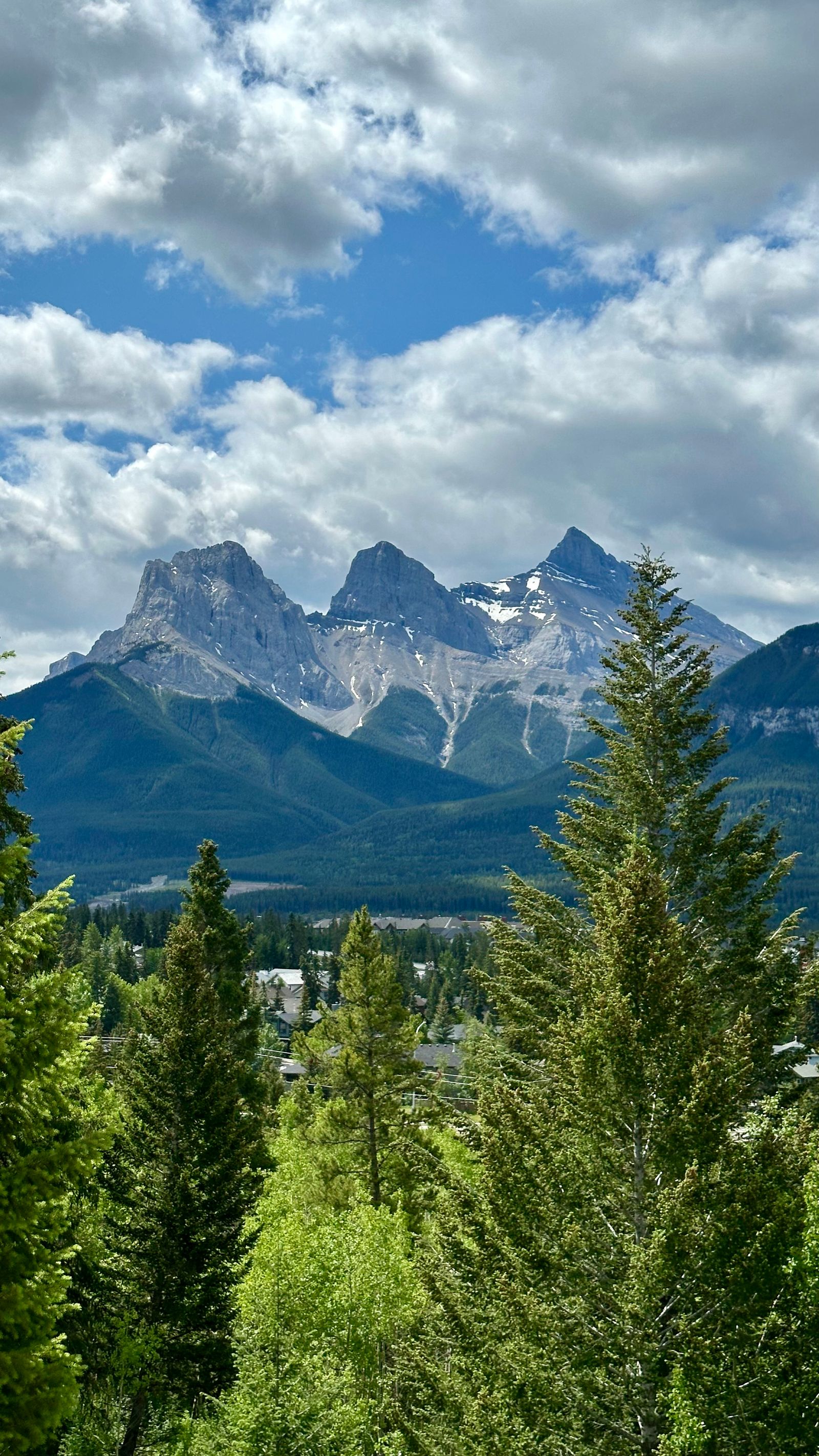 Three Sisters Photos, Download The BEST Free Three Sisters Stock Photos ...