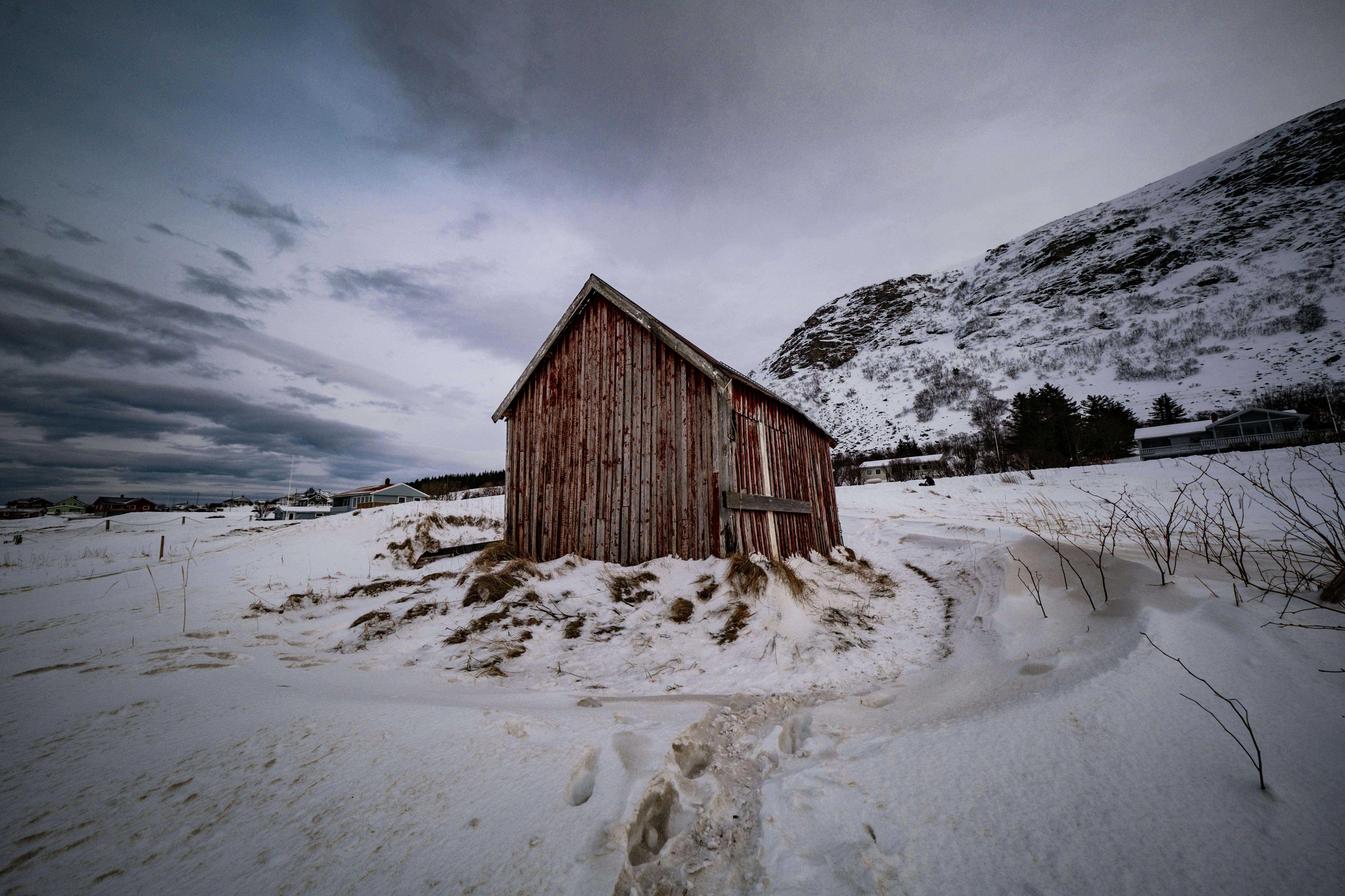 Remote Farmhouse Photos, Download The BEST Free Remote Farmhouse Stock ...