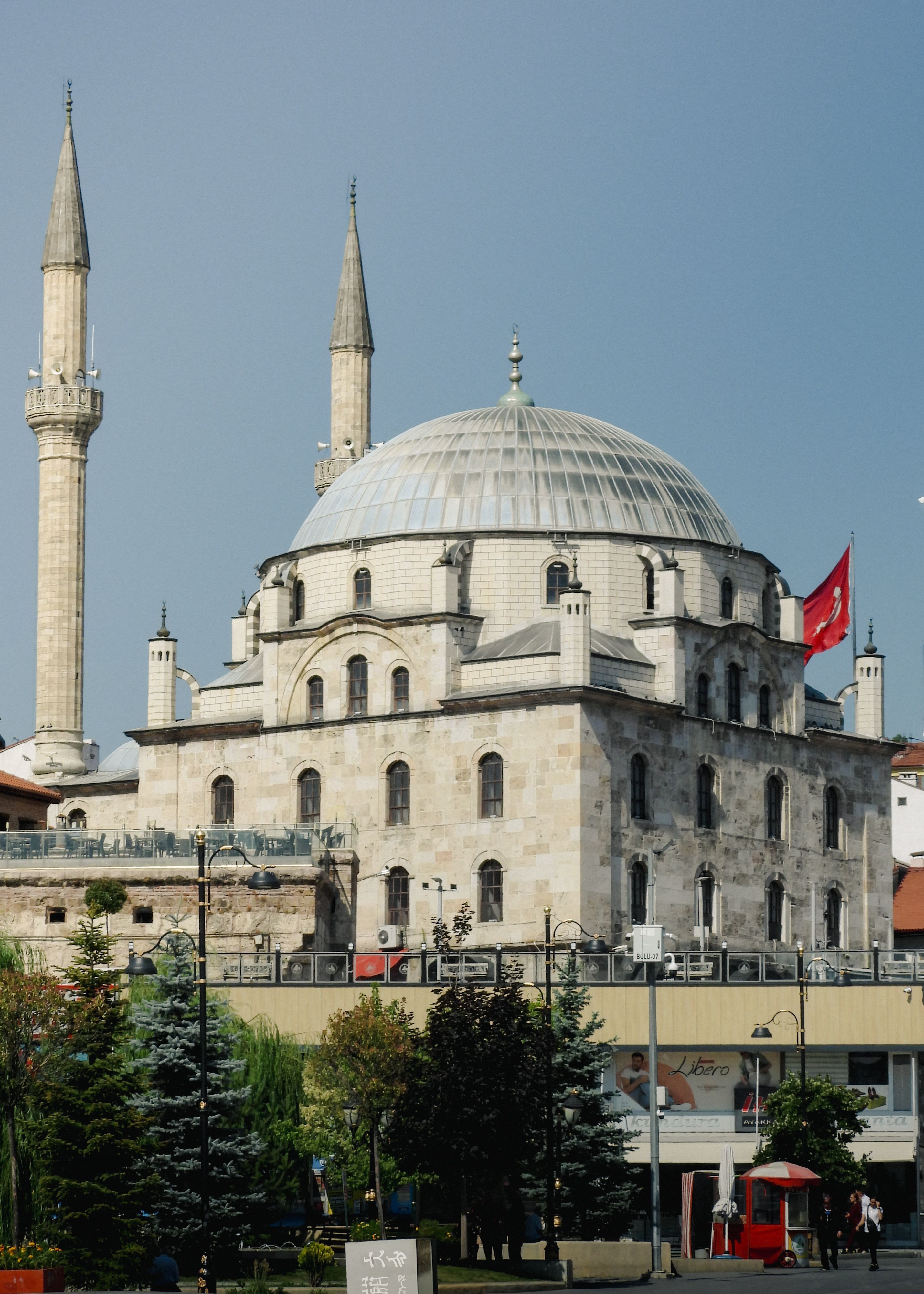 Historic Mosque in Turkey on a Clear Day · Free Stock Photo